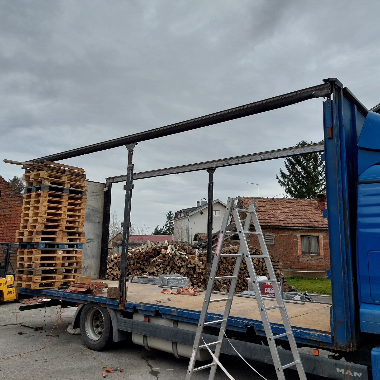 Prodajem šinje sa sanduka