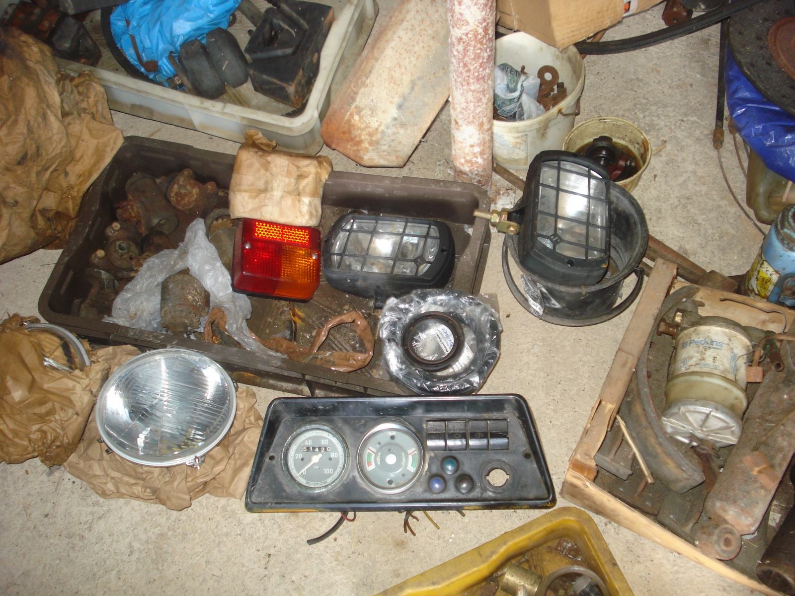 razni djelovi za tamić