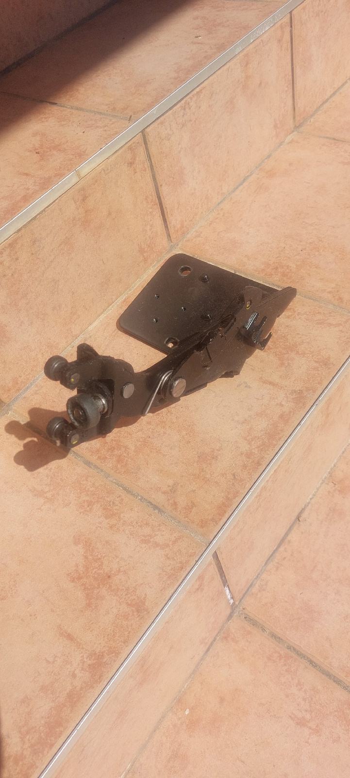 Renault masterlll Movano vodilica desni klizni vrata 745961469R