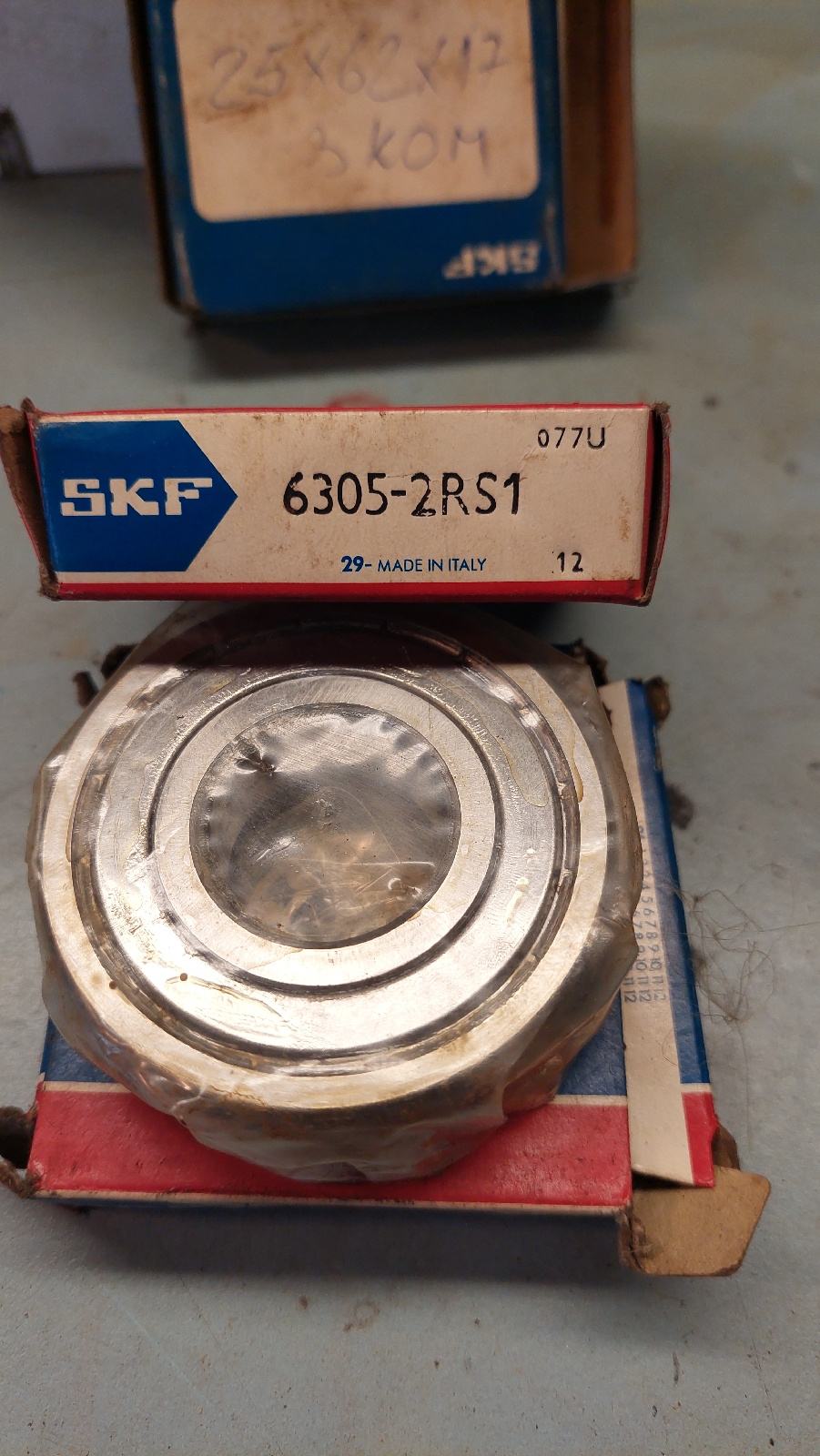 SKF lezaj 6305-2RS1