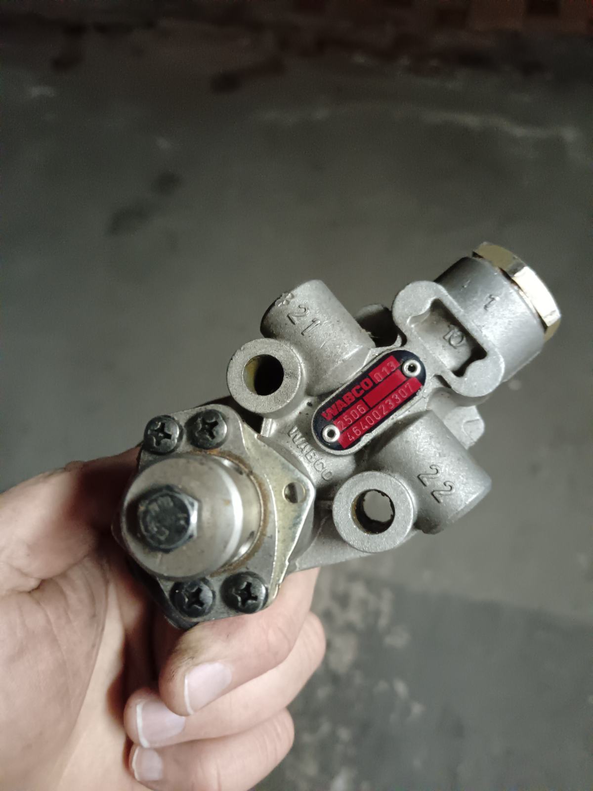 Wabco ventil broj 4640023307 za regulaciju visine