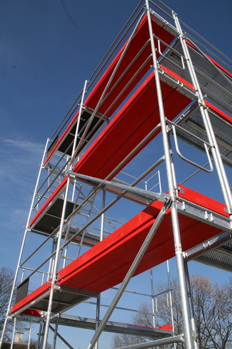 NOVO 1045m² GRADEVINSKA FASADNA SKELA (123x8,5m) TIP Plettac