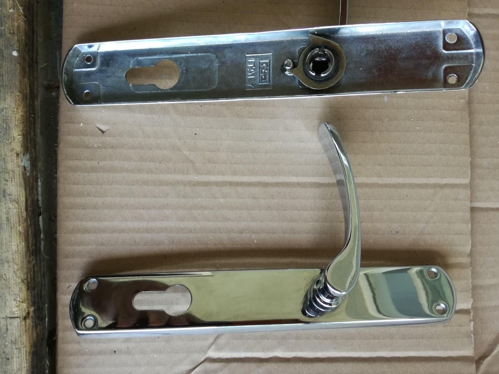 KVAKE ZA VRATA RUKOHVATI OD 5 DO 8 Eur