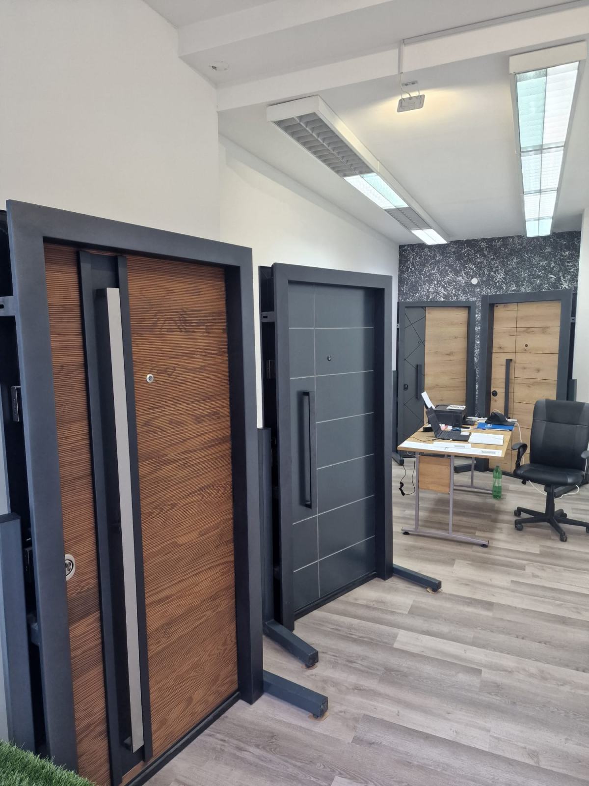 Ulazna vrata, protuprovalna/protupožarna sa certifikatom EI2 30-C-S200