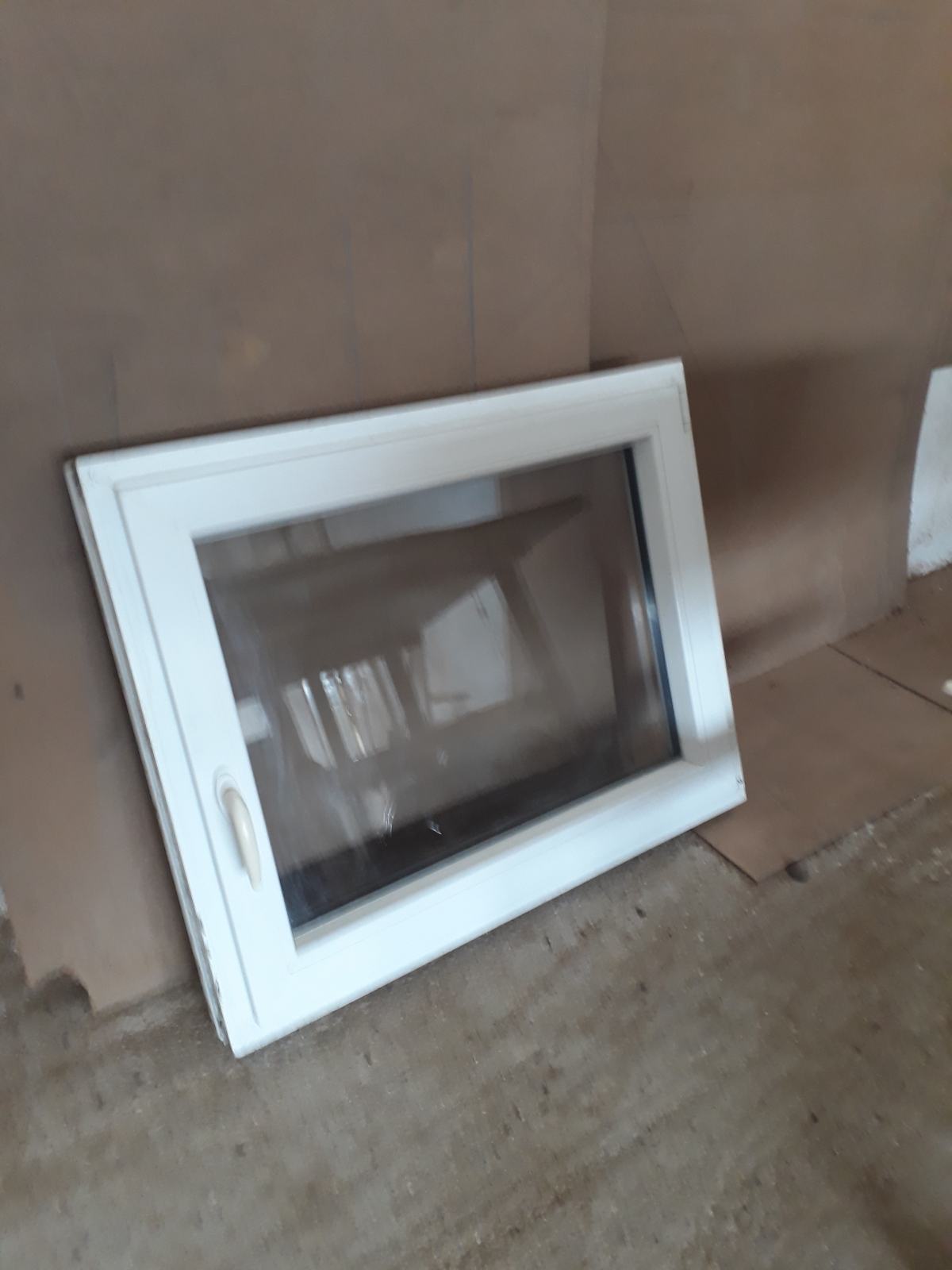 PVC prozor 100X80 cm