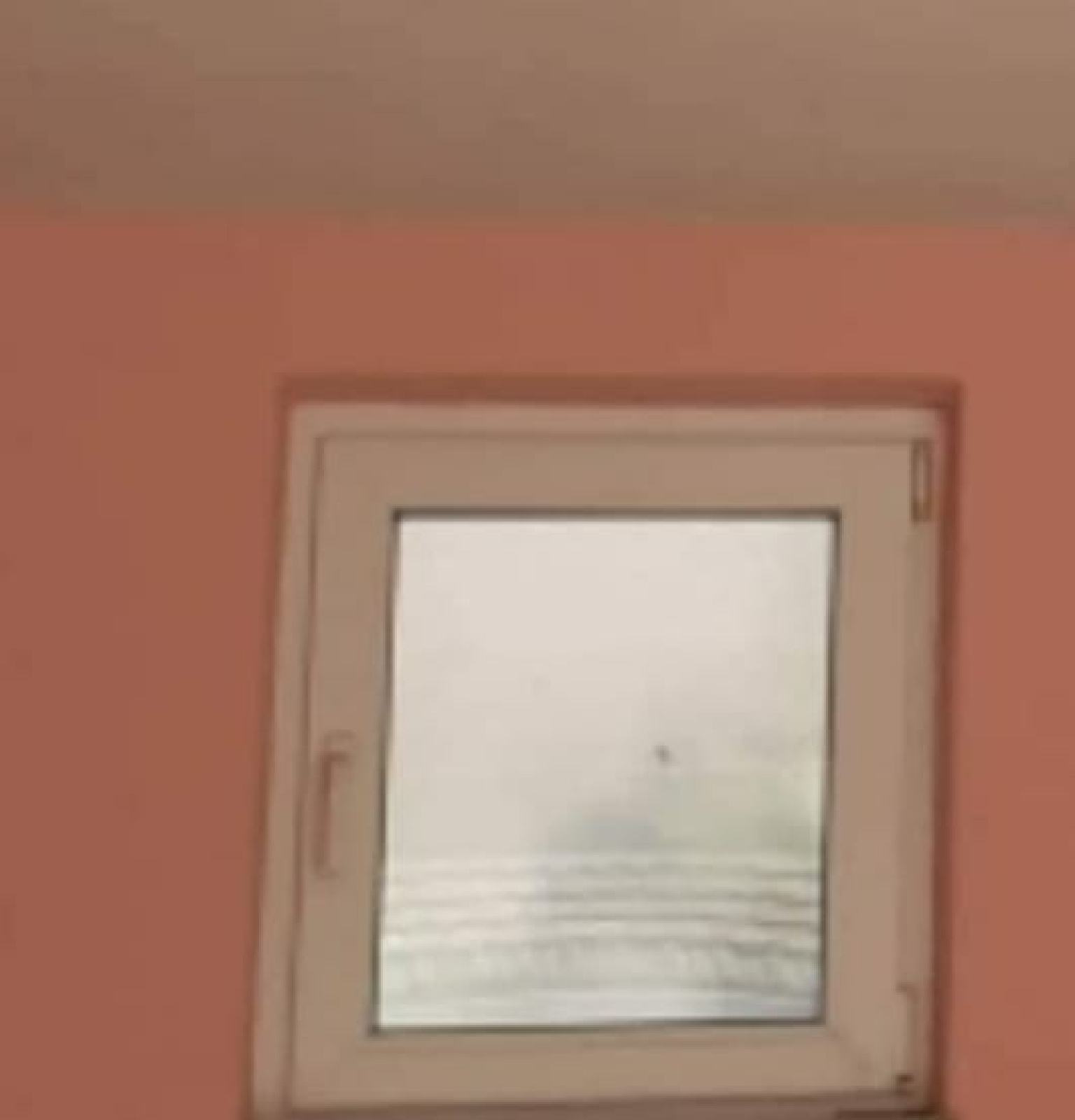 PVC prozor sa komarnikom mutno staklo