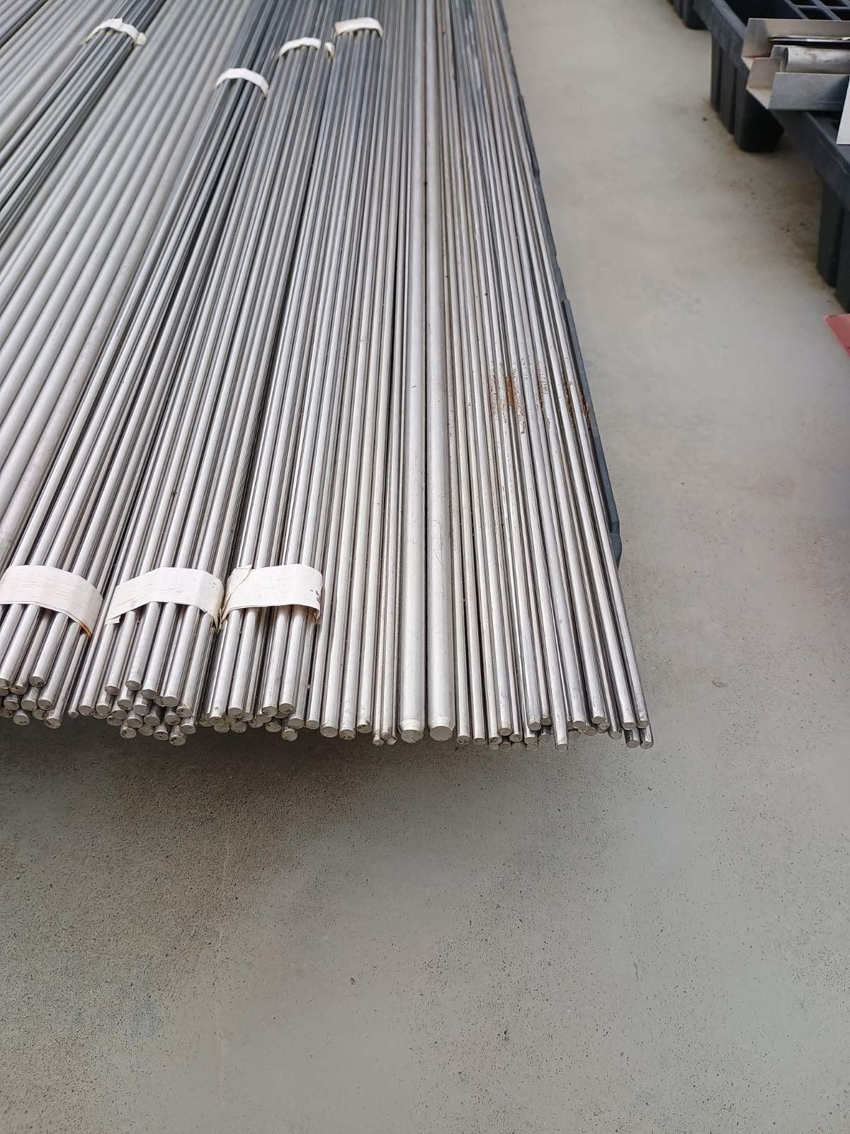 Inox šipke puno plosno lim