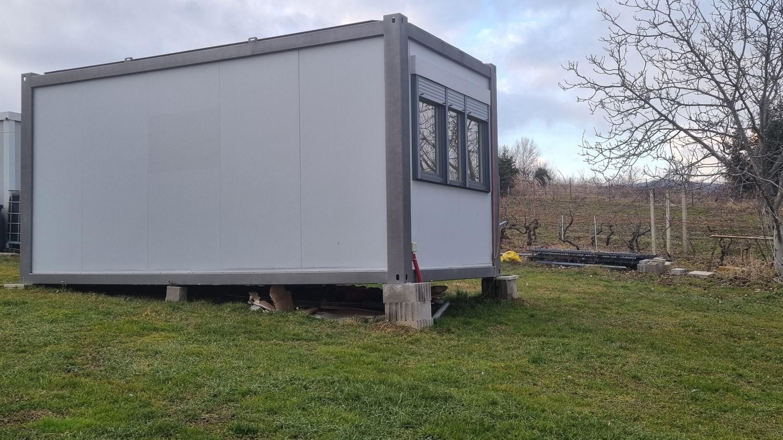 Tehnix stambeni kontejner