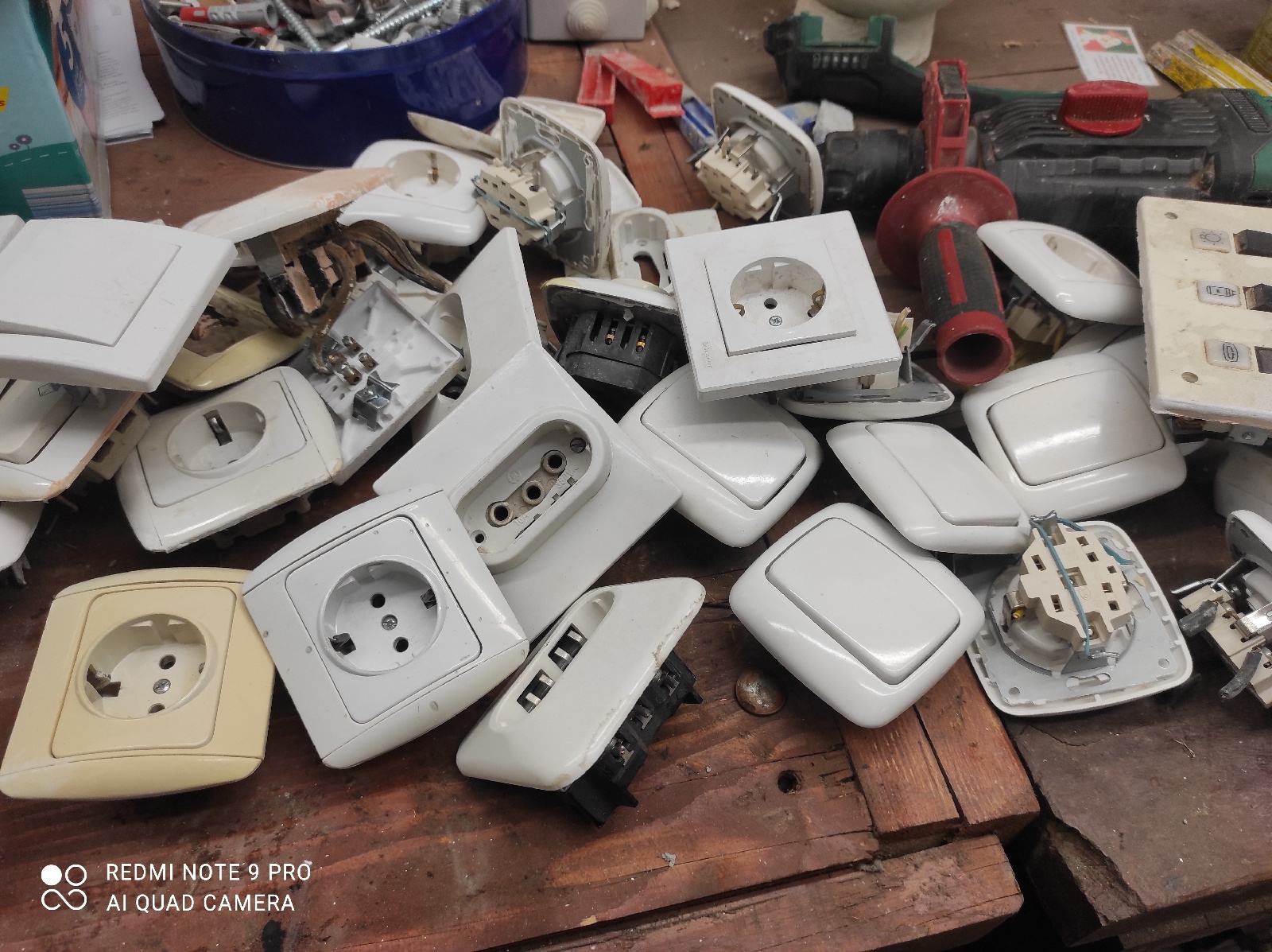 Utičnice i prekidači