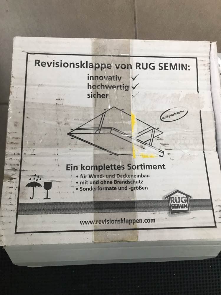 Reviziska vrata za spustene plafone