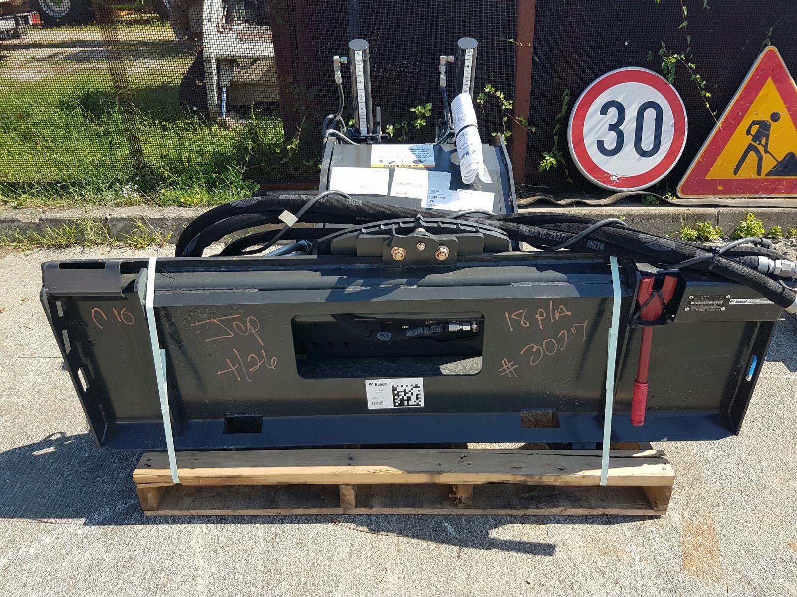 freza za asfalt BOBCAT PLANER 18(46 cm) - nova