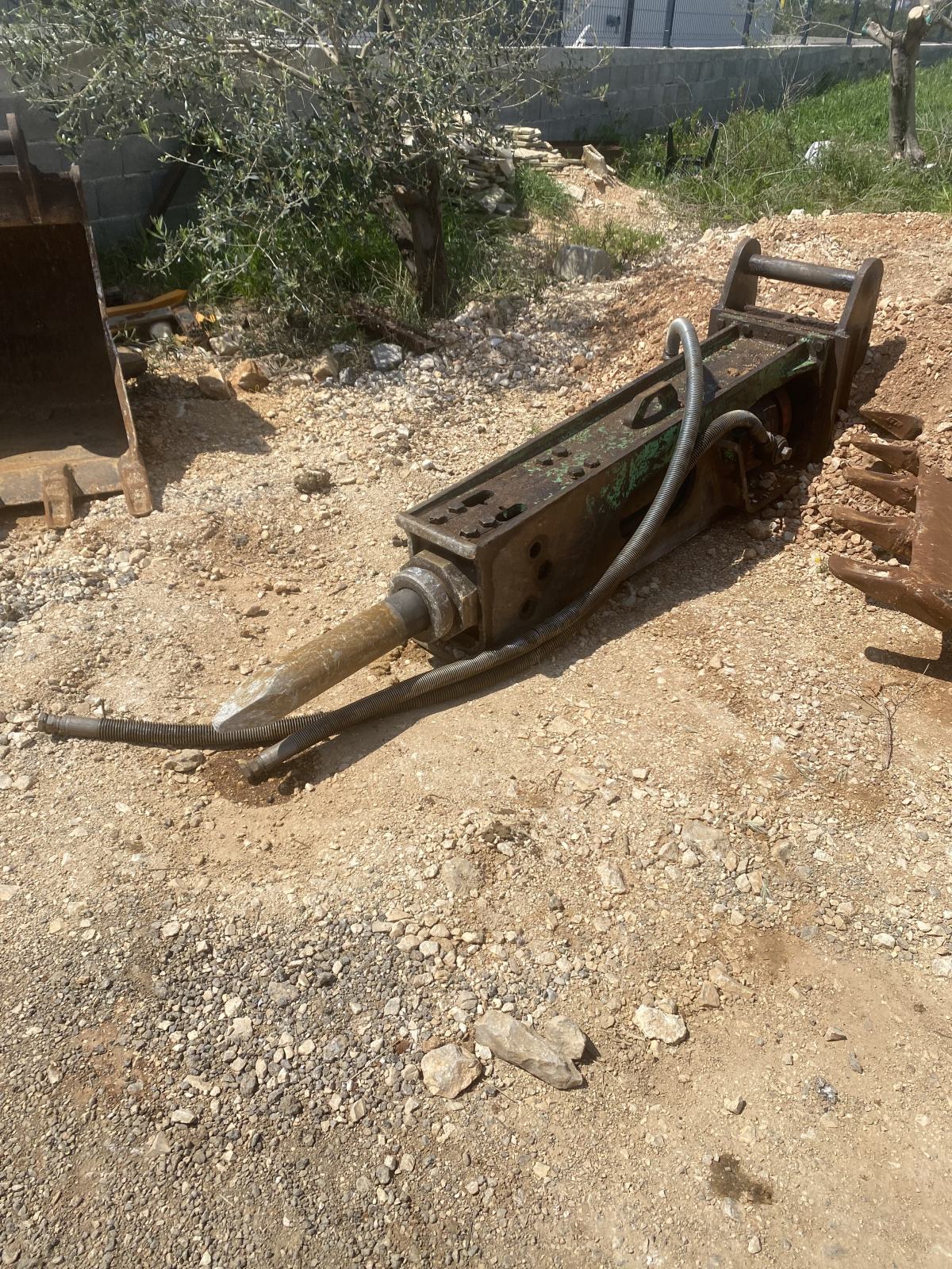 Hidraulični čekić Montaber 501 sa brzom spojkom Lenhof MS 10