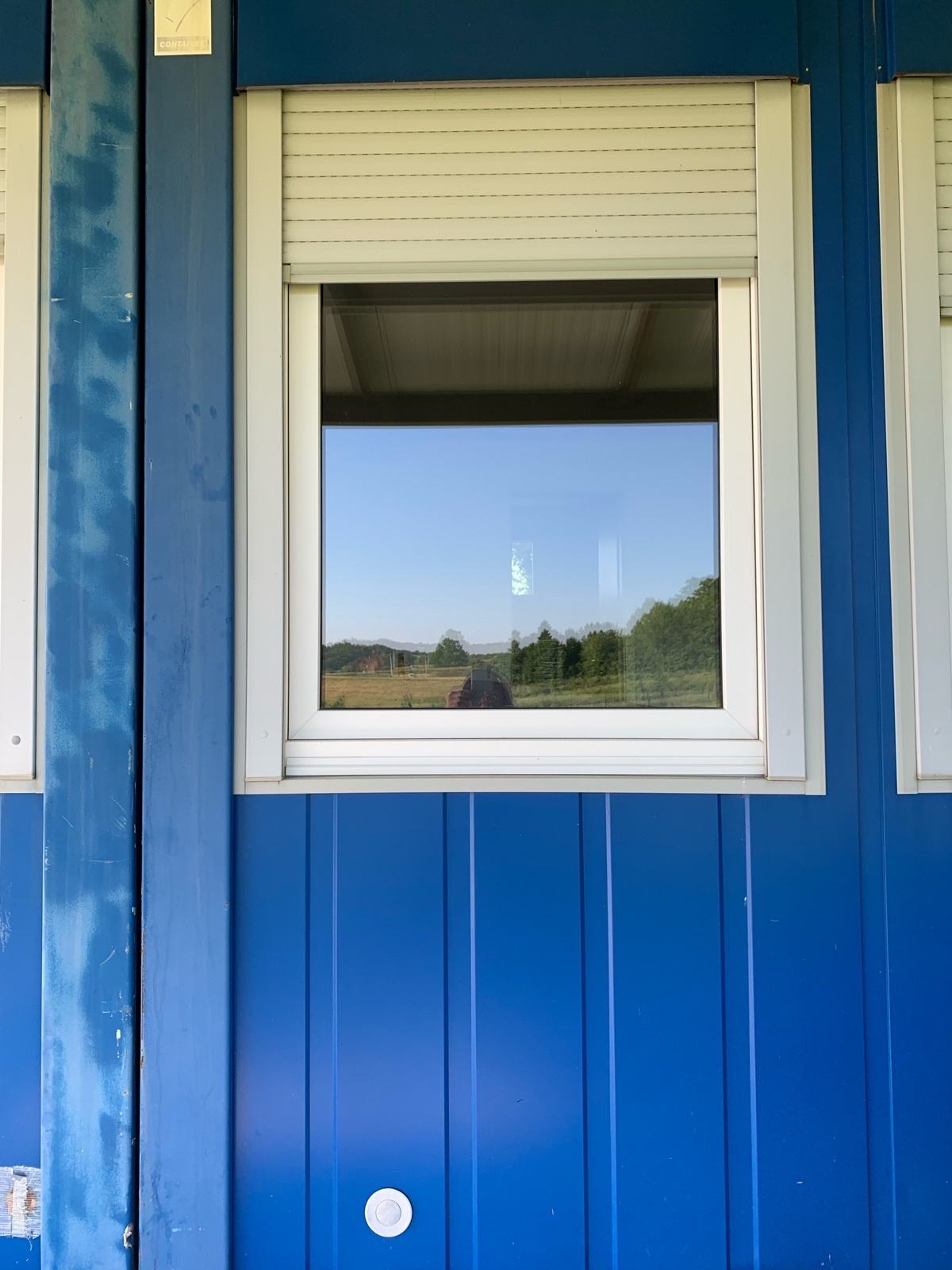 Kontejnerski paneli sa prozorima, vratima i puni