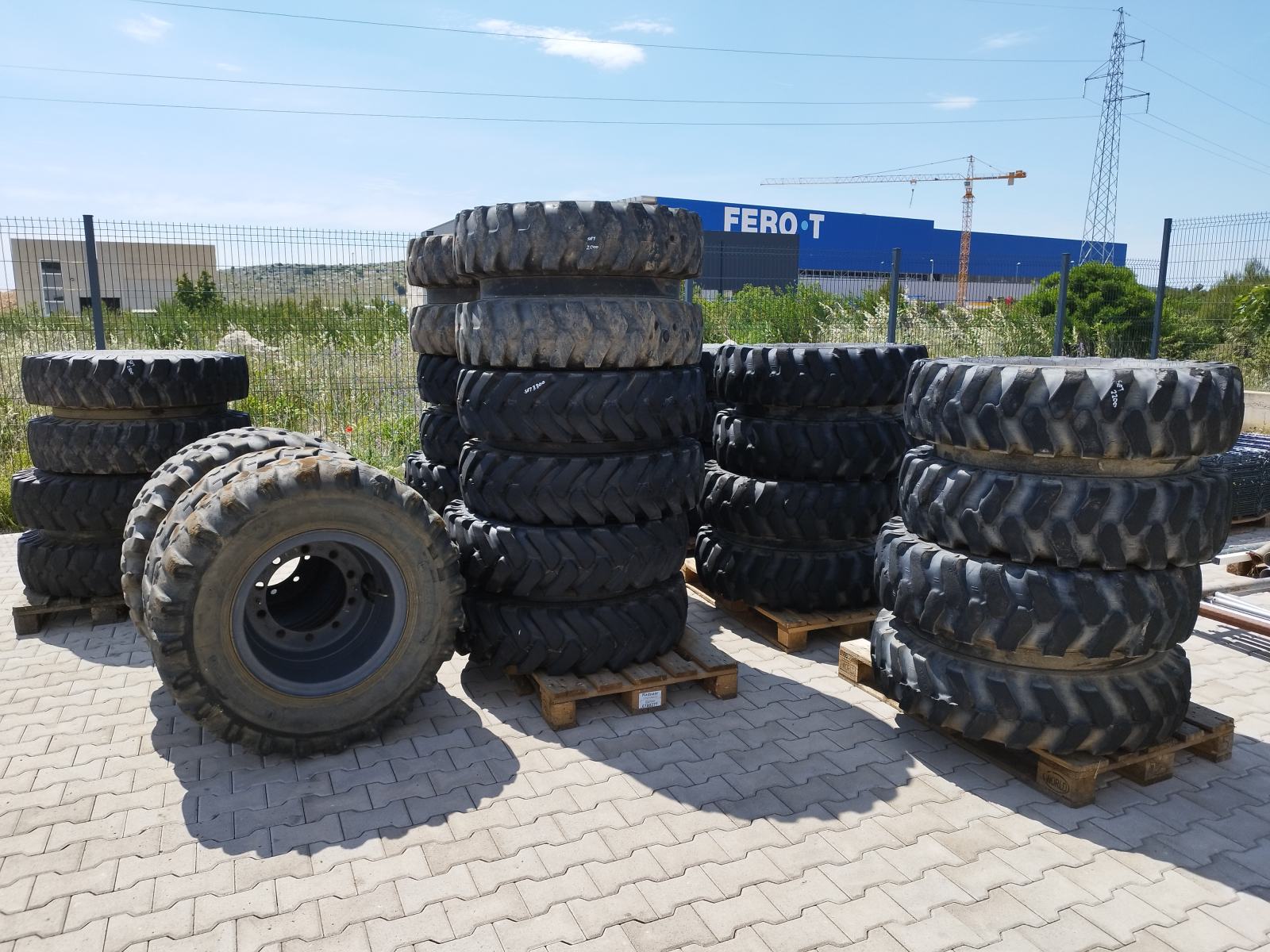 Setovi Guma 10.00-20 za bagere