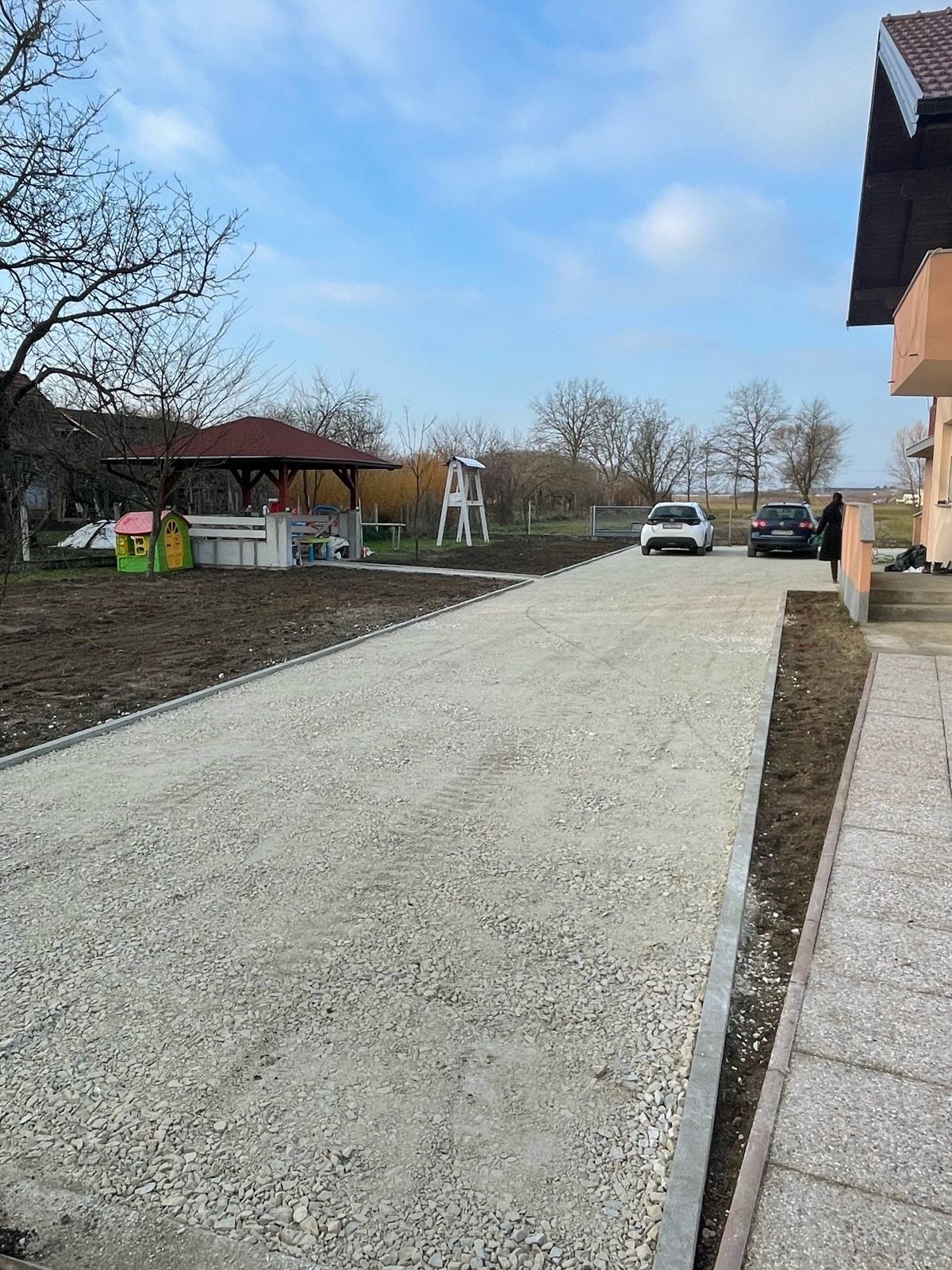 Iskop bagerom, asfalt, parapet, planiranje terena, kanalizacija…