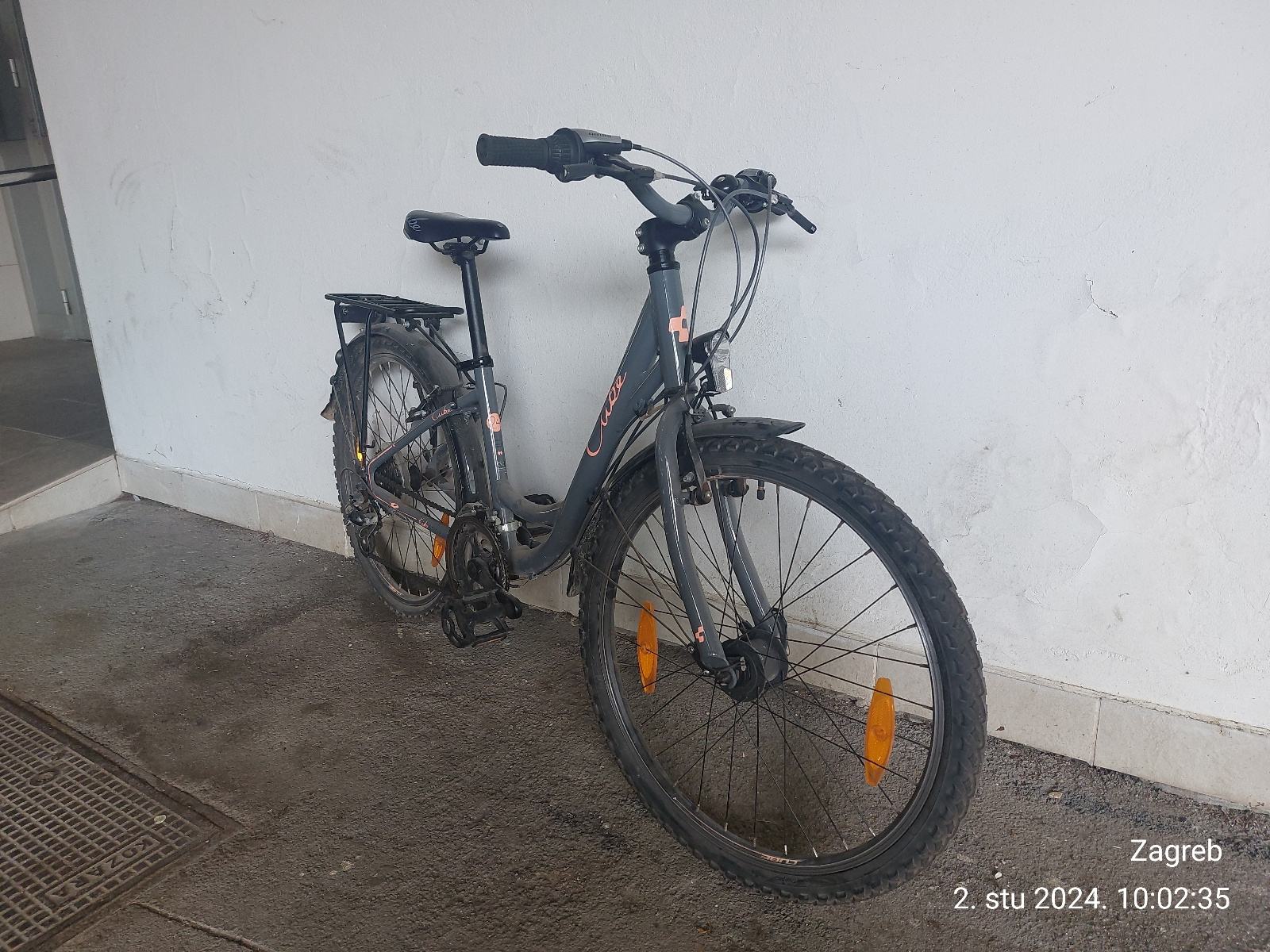 Bicikl cube 24 kotači