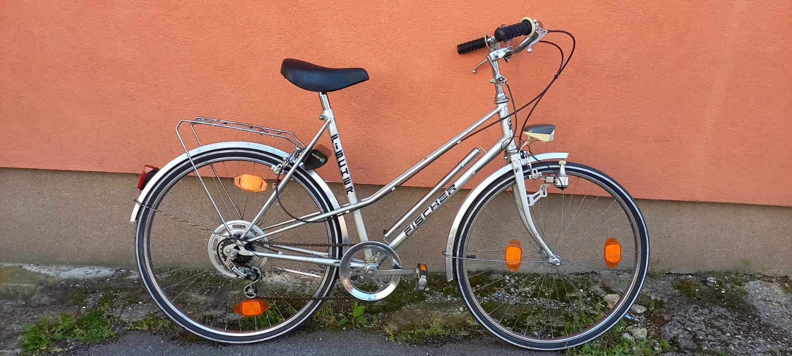 Fischer njemački, ženski, gradski bicikl sa 24 cola kotačima, sačuvan