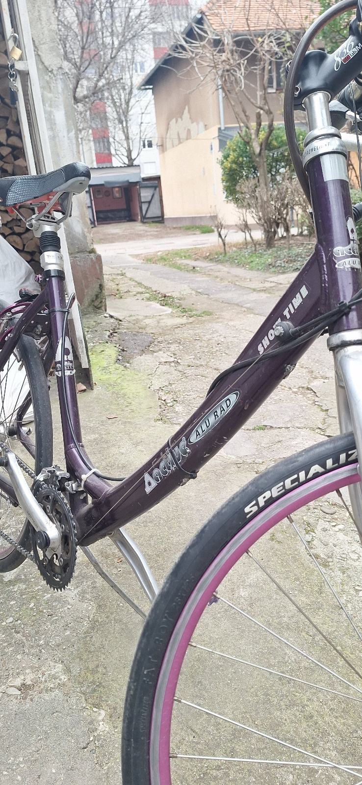 Ženski biciklo za grad