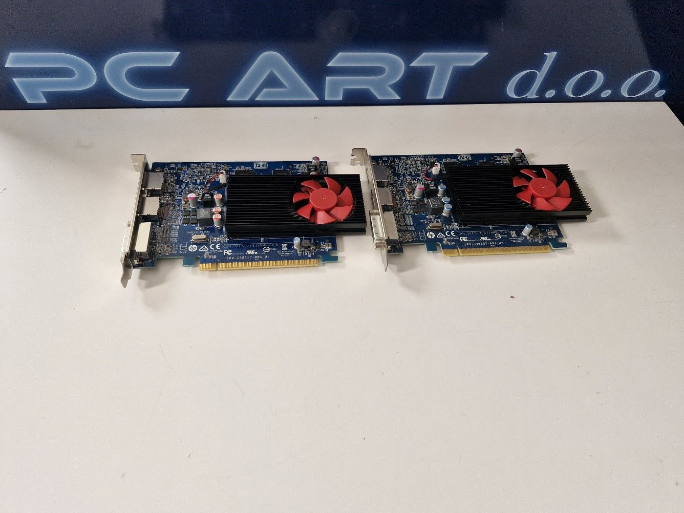 2 x AMD Radeon R9 M360 OEM, 2GB, PCI-E, DVI, 2 x DP - Račun / R1