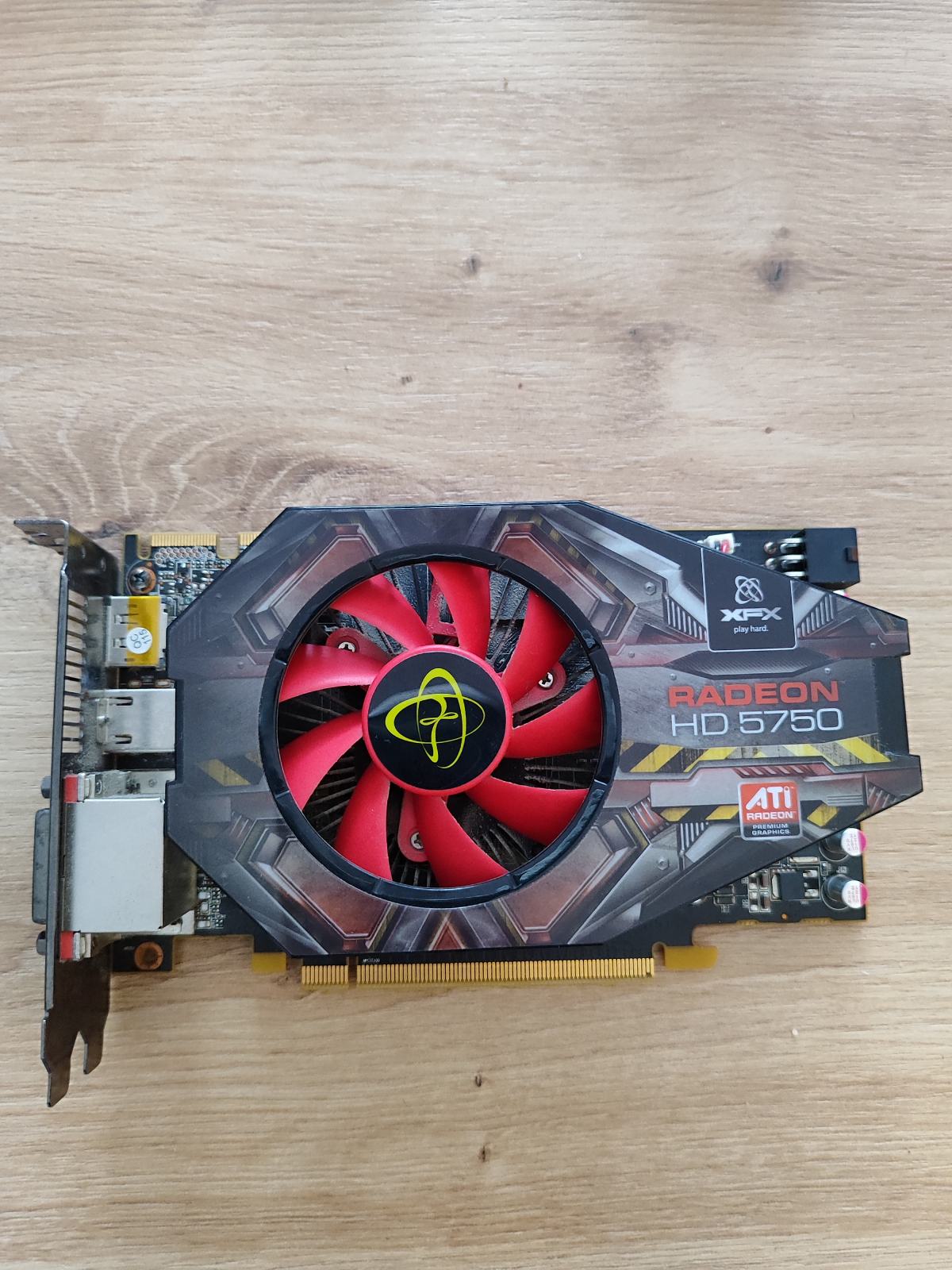 AMD Radeon HD 5750 1GB GDDR5 128bit grafička kartica