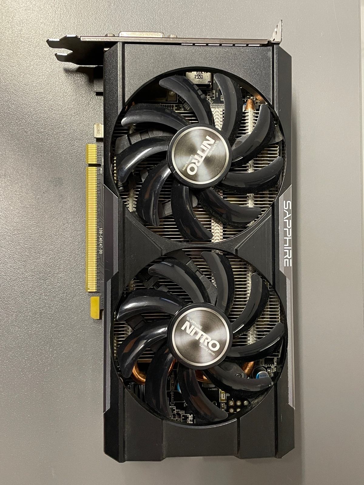 AMD Radeon R7 370 4GB