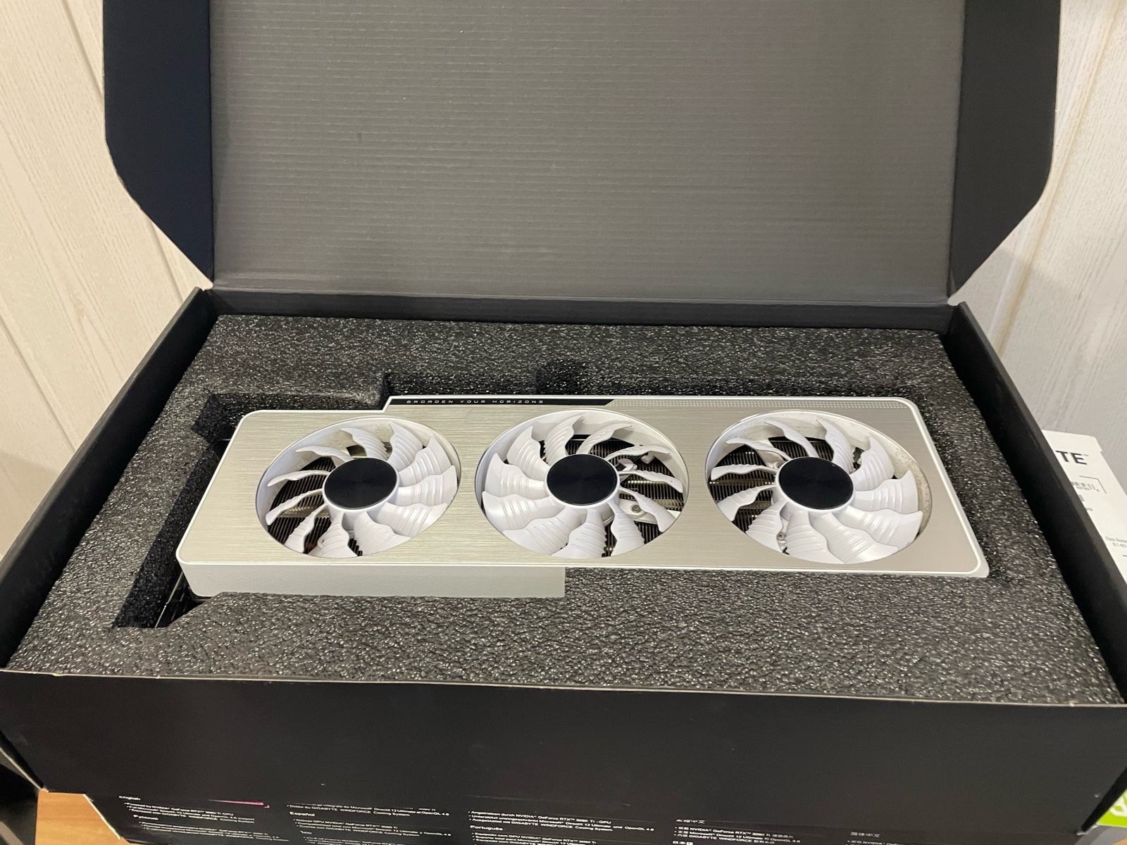 GIGABYTE GeForce RTX 3080 Ti VISION OC 12 GB