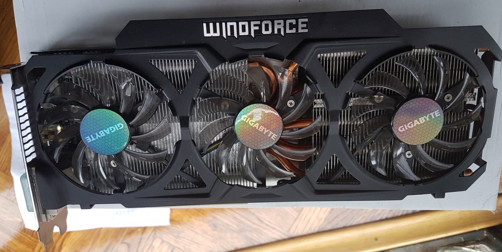 Gigabyte R9 290X GDDR5-4GB - Neispravna