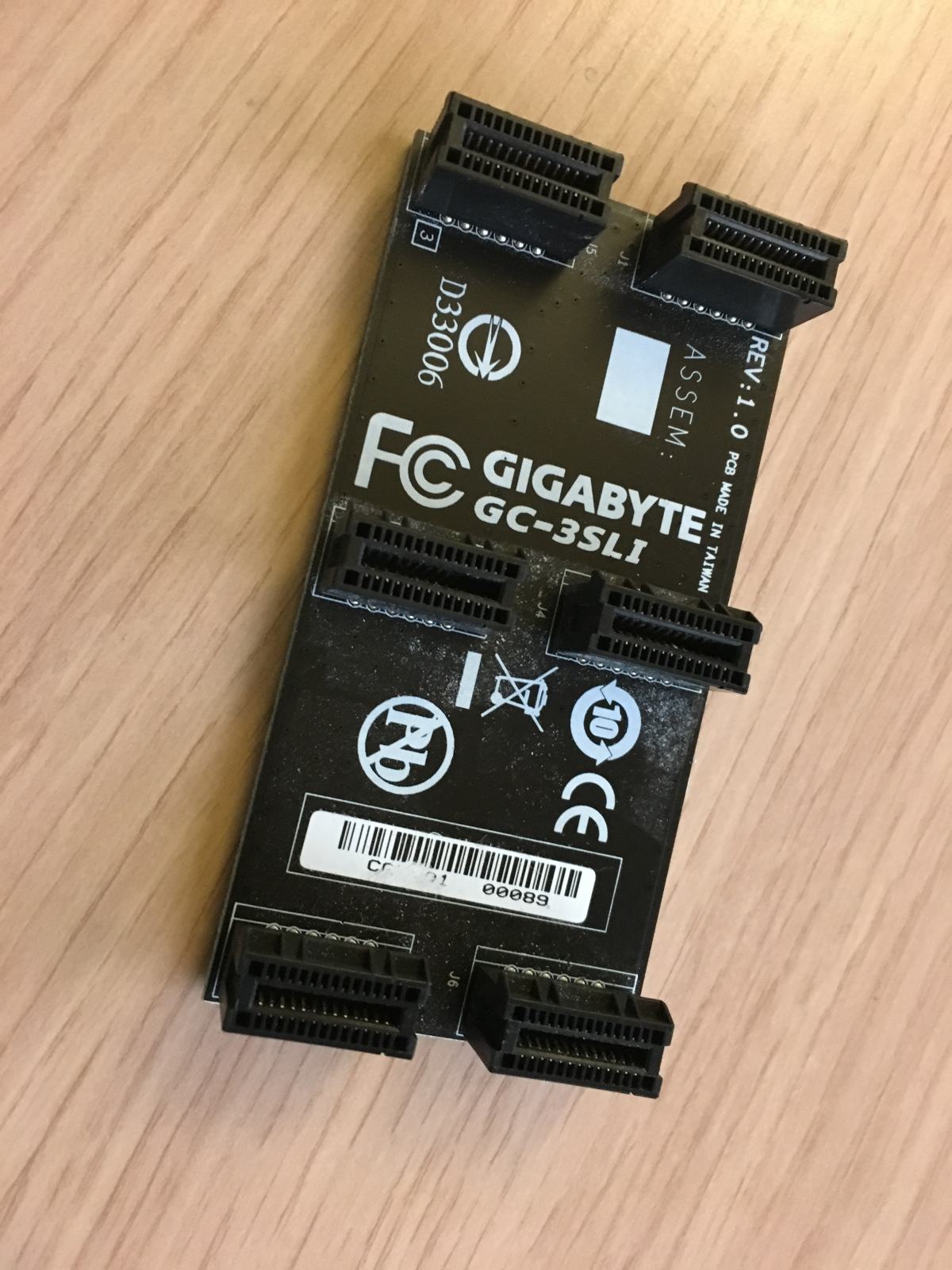 Gigabyte Triple-SLI bridge