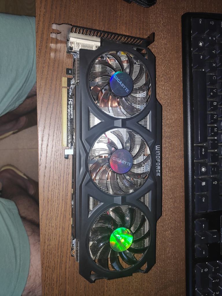 Gigabyte WINDFORCE AMD R9 280X 3gb