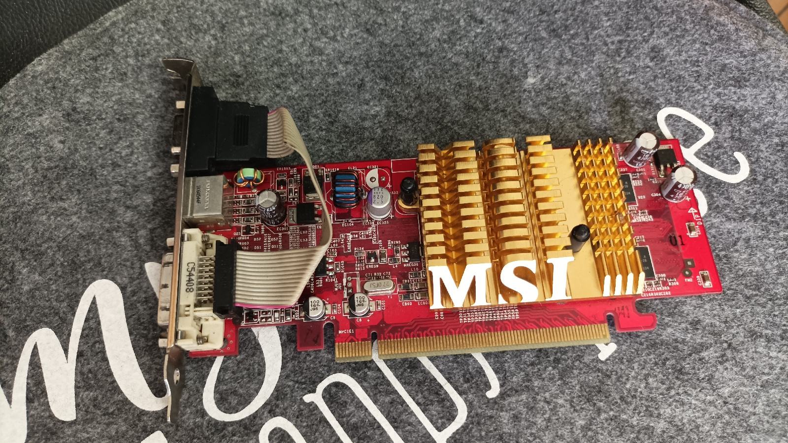 Grafička kartica ATI Radeon X300 128mb,pcie