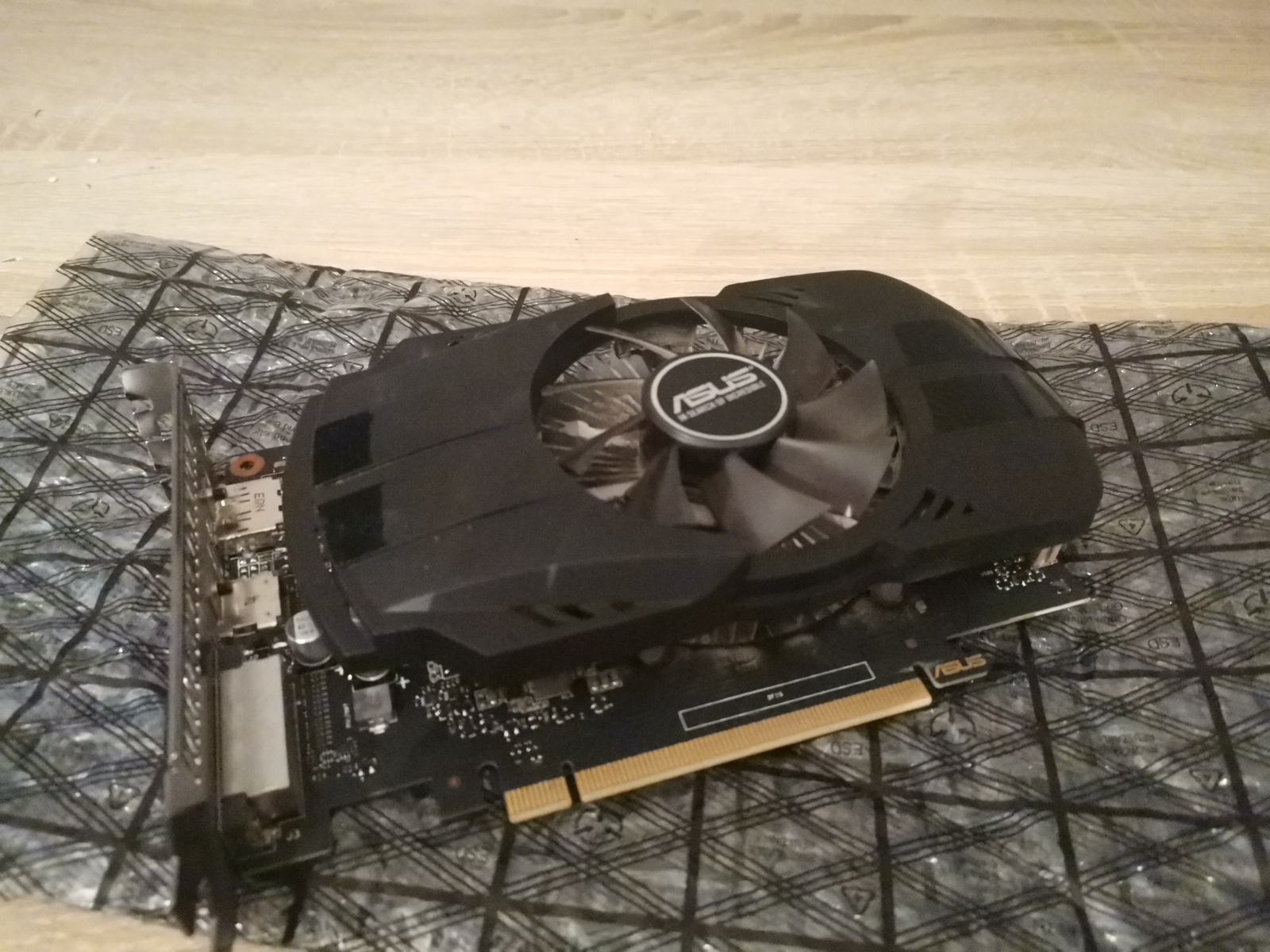 Grafička Nvidia Asus GTX 1050ti 4 gb VRAM