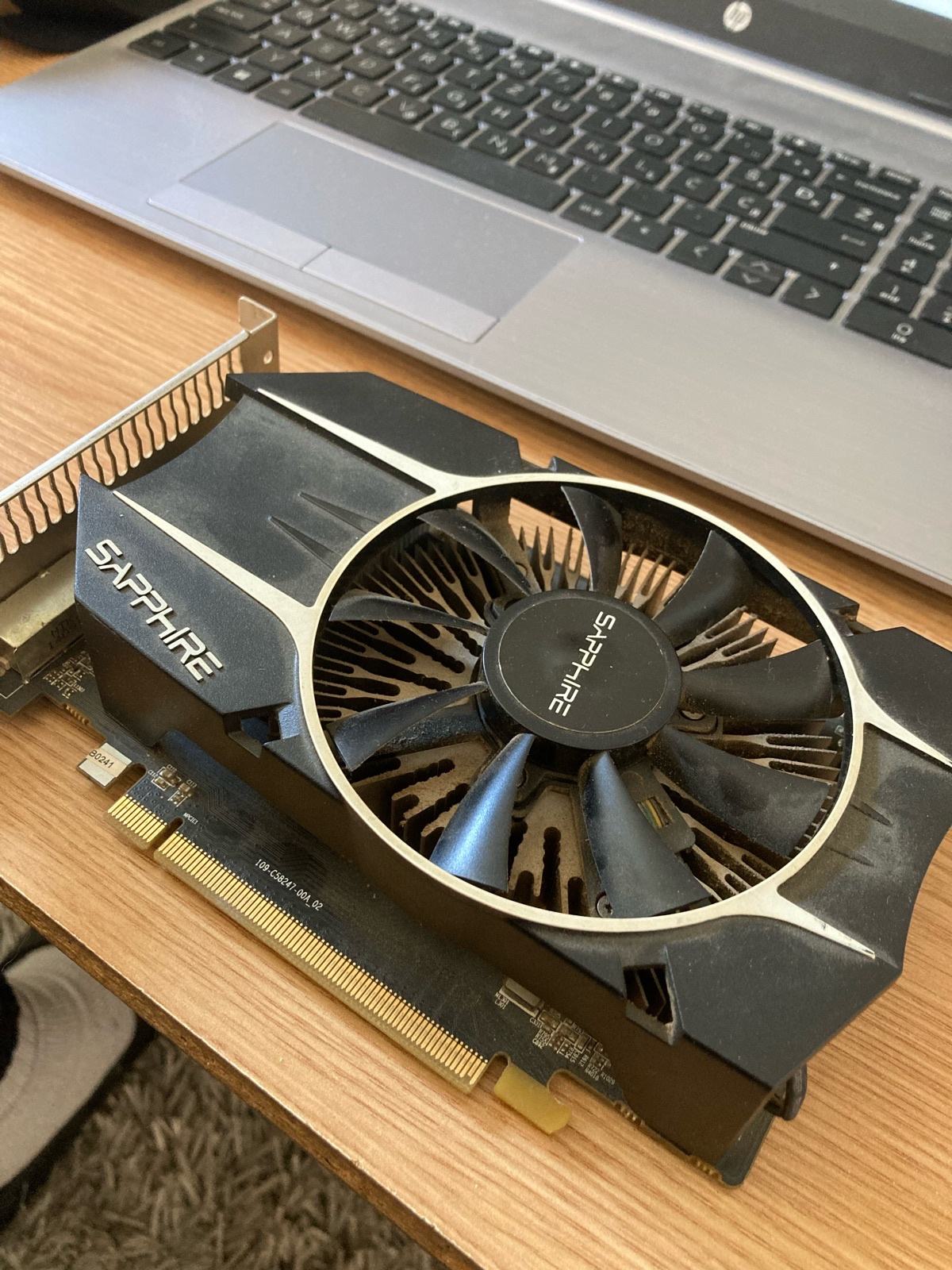 Grafička Sapphire Radeon R7 260X OC 2GB (Oštećena)