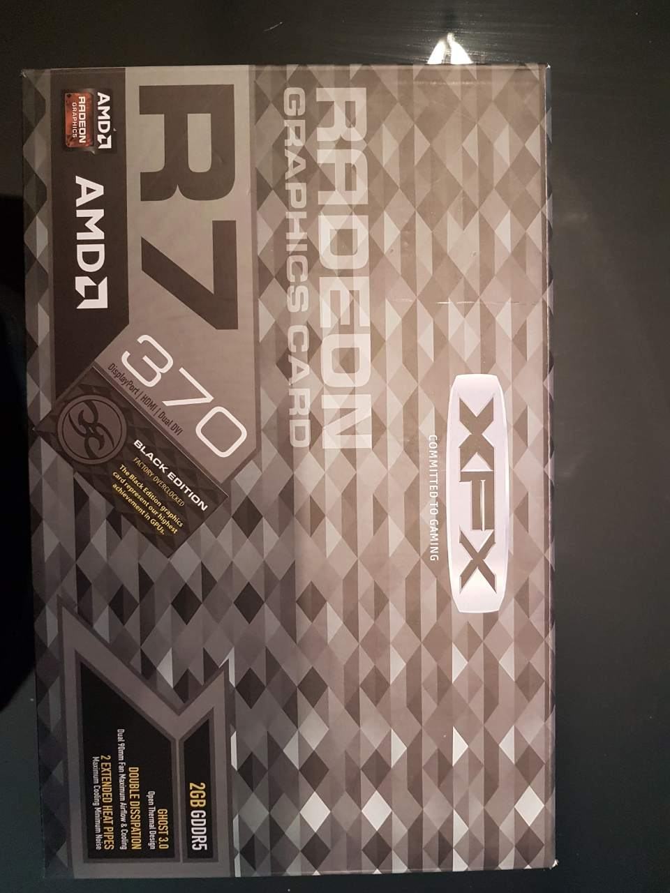 Gravička kartica AMD Radeon (TM) R7 370 series