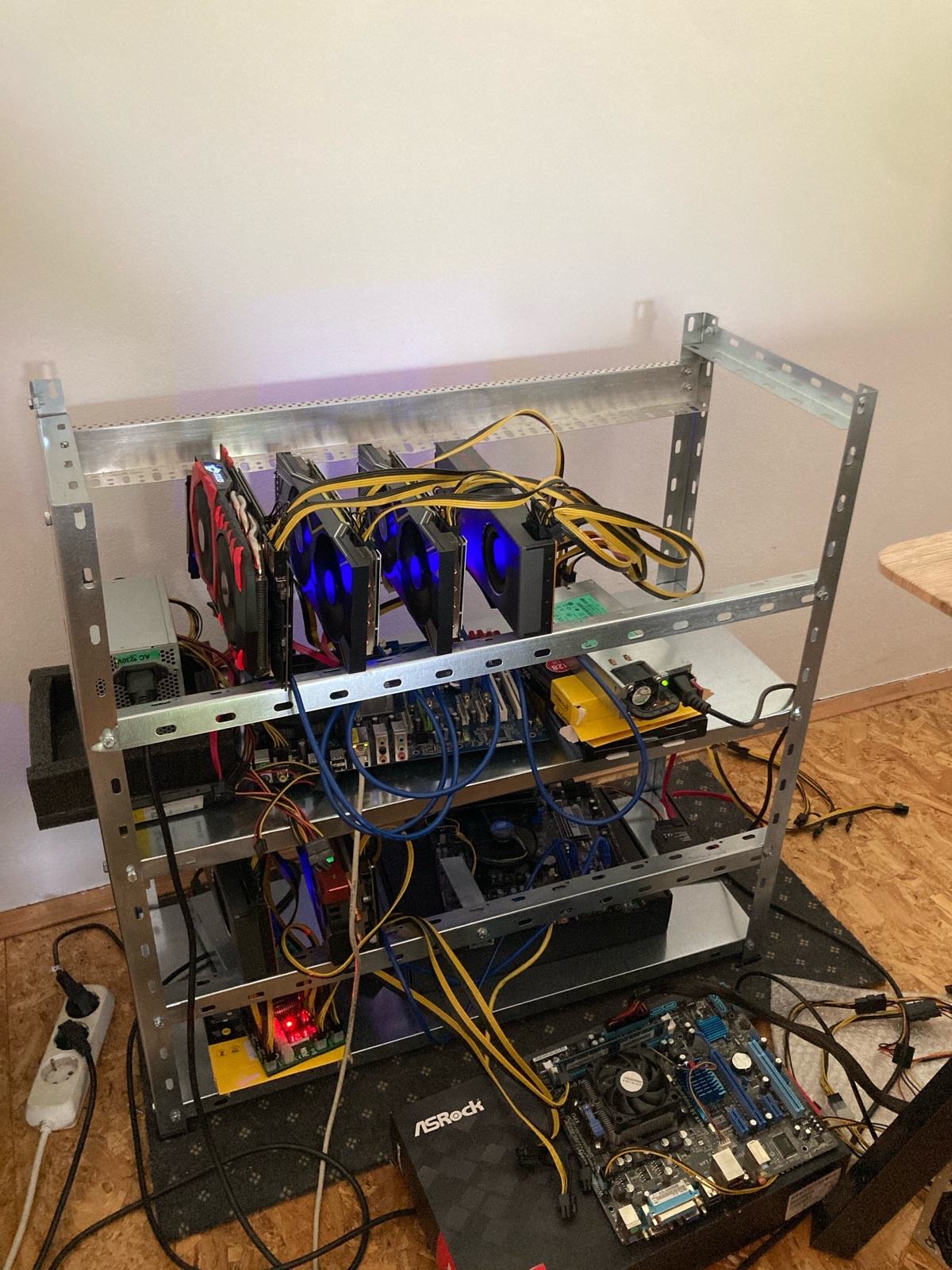 MINING RIG 165 mhs - 3x AMD RX5700xt