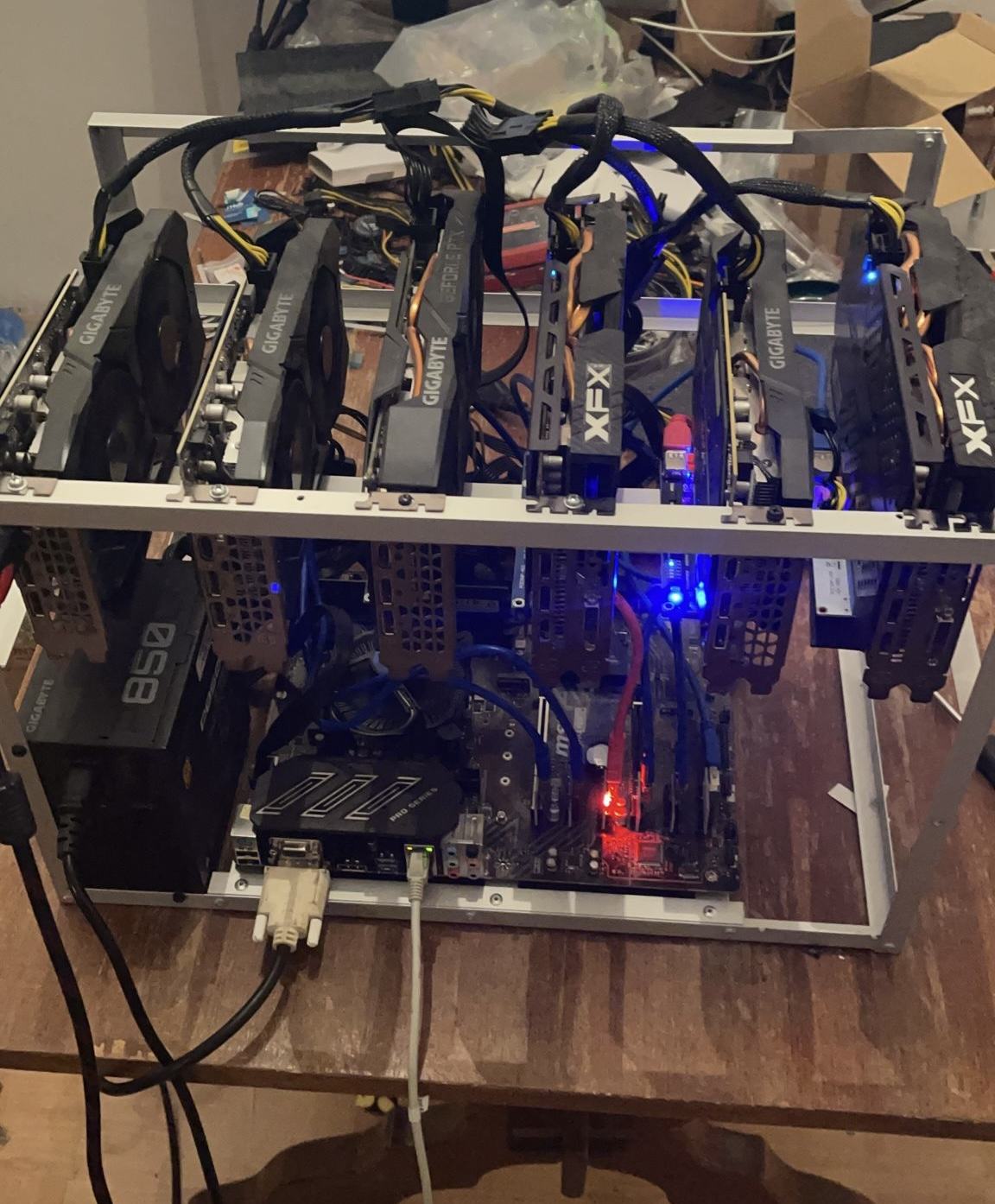 Mining rig pod garancijom, x3 RTX 2060, RTX 2060s, x2 AMD RX 580 8GB