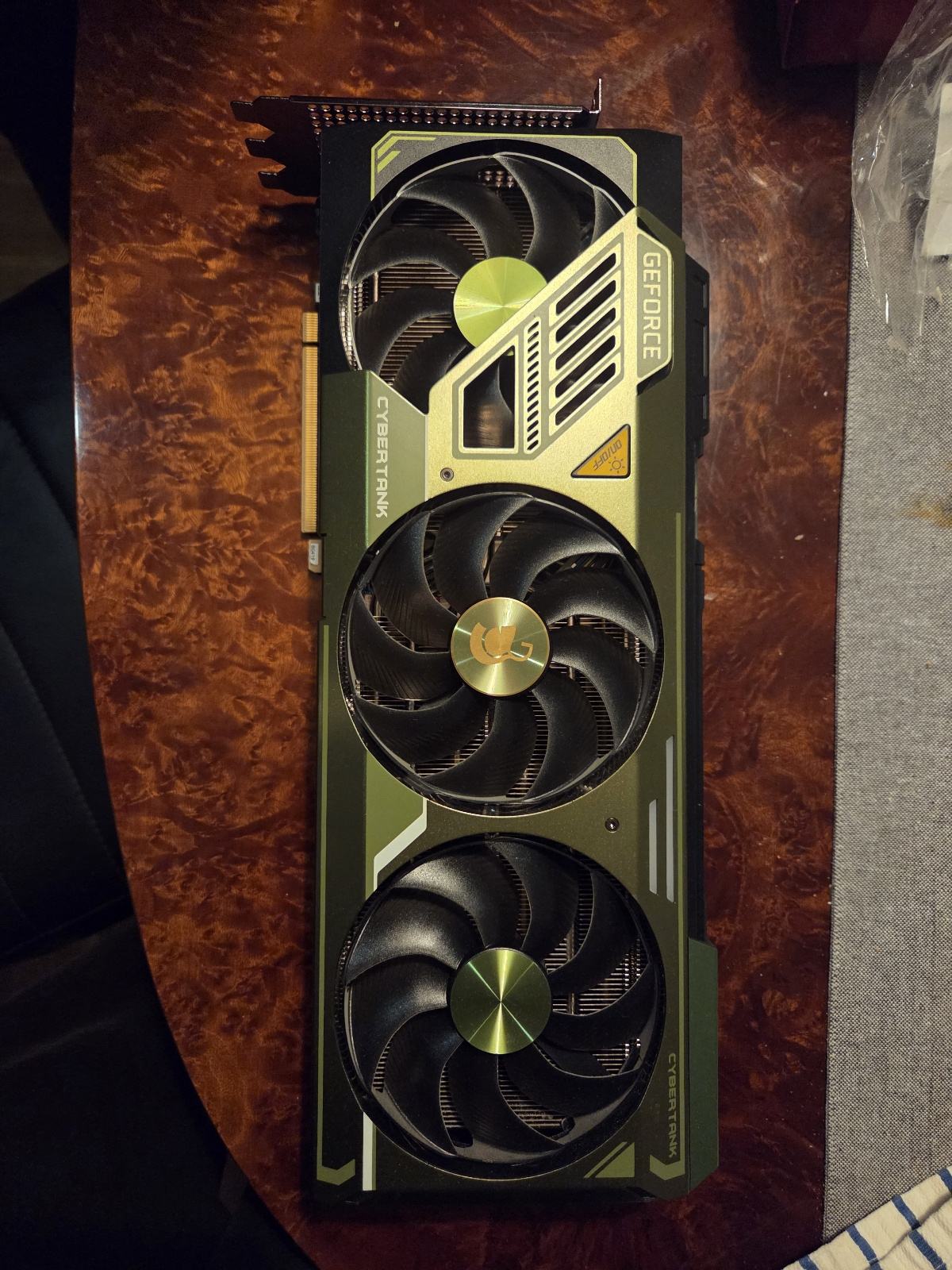 Nvidia Geforce RTX 4090 Gallardo 24Gb 12 Mjeseci Garancija