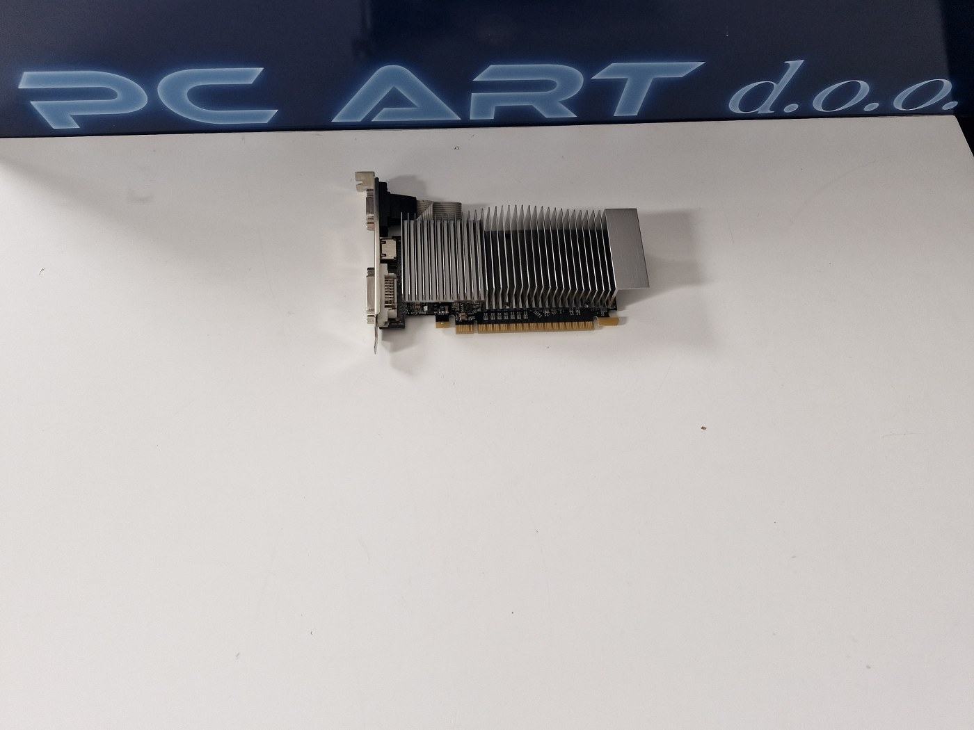 Point Of View GeForce GT 520 1GB, PCI-E, HDMI, DVI, VGA - Račun / R1