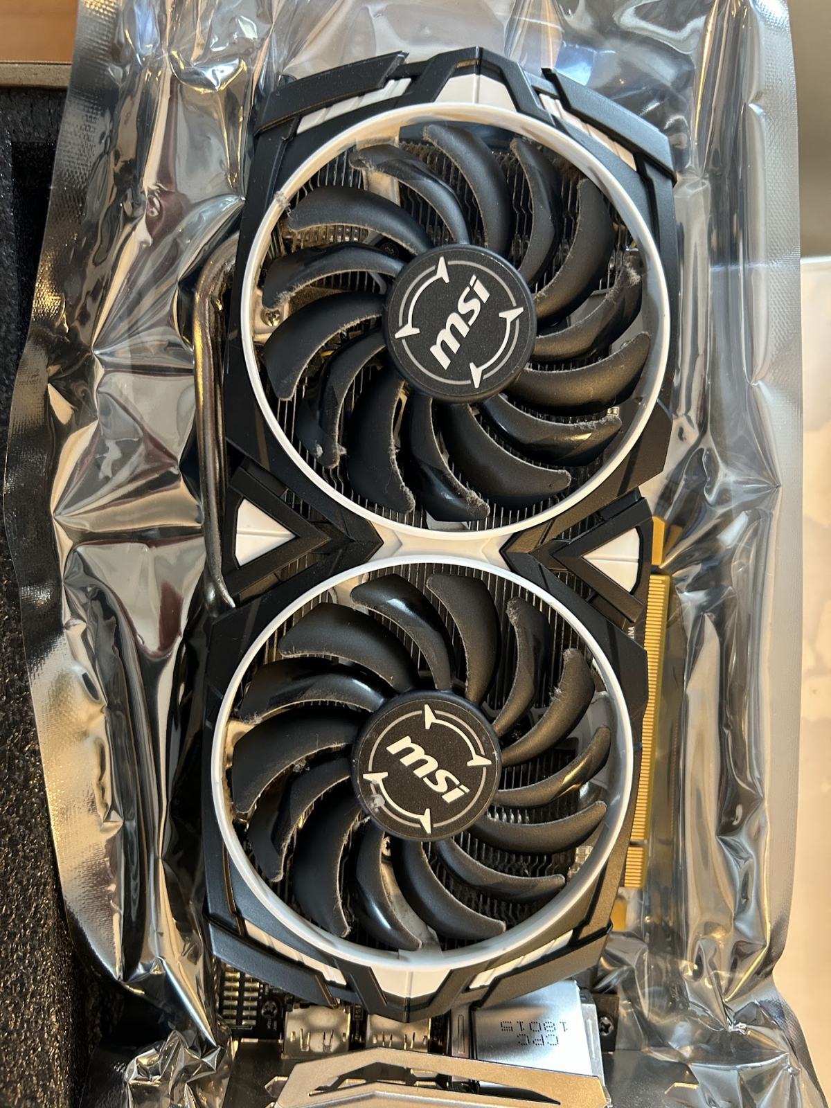 Radeon RX 570 ARMOR 8G OC