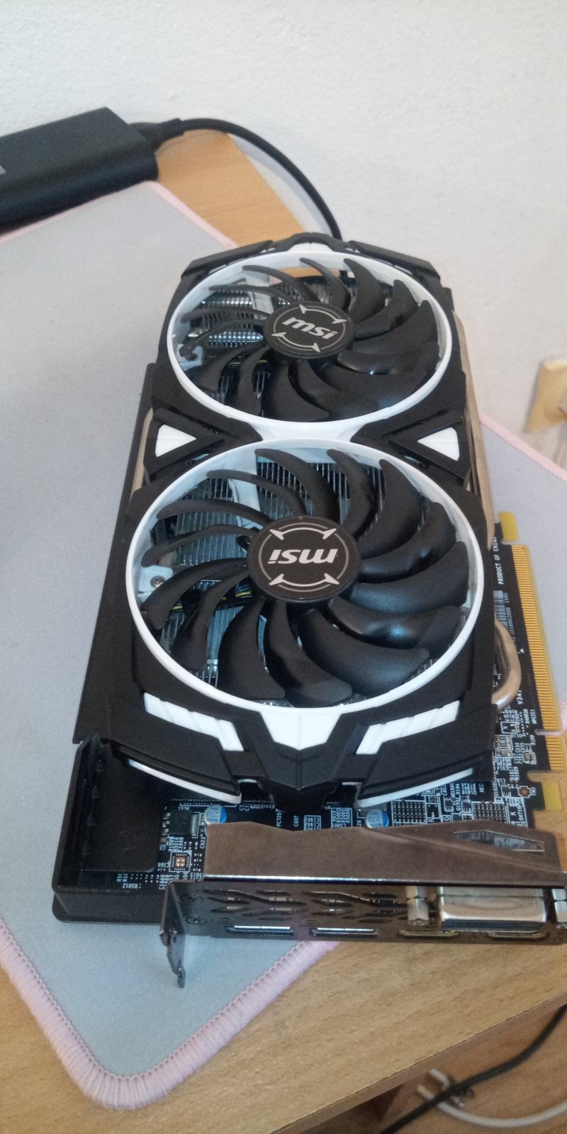 Radeon RX590 ARMOR 8G OC