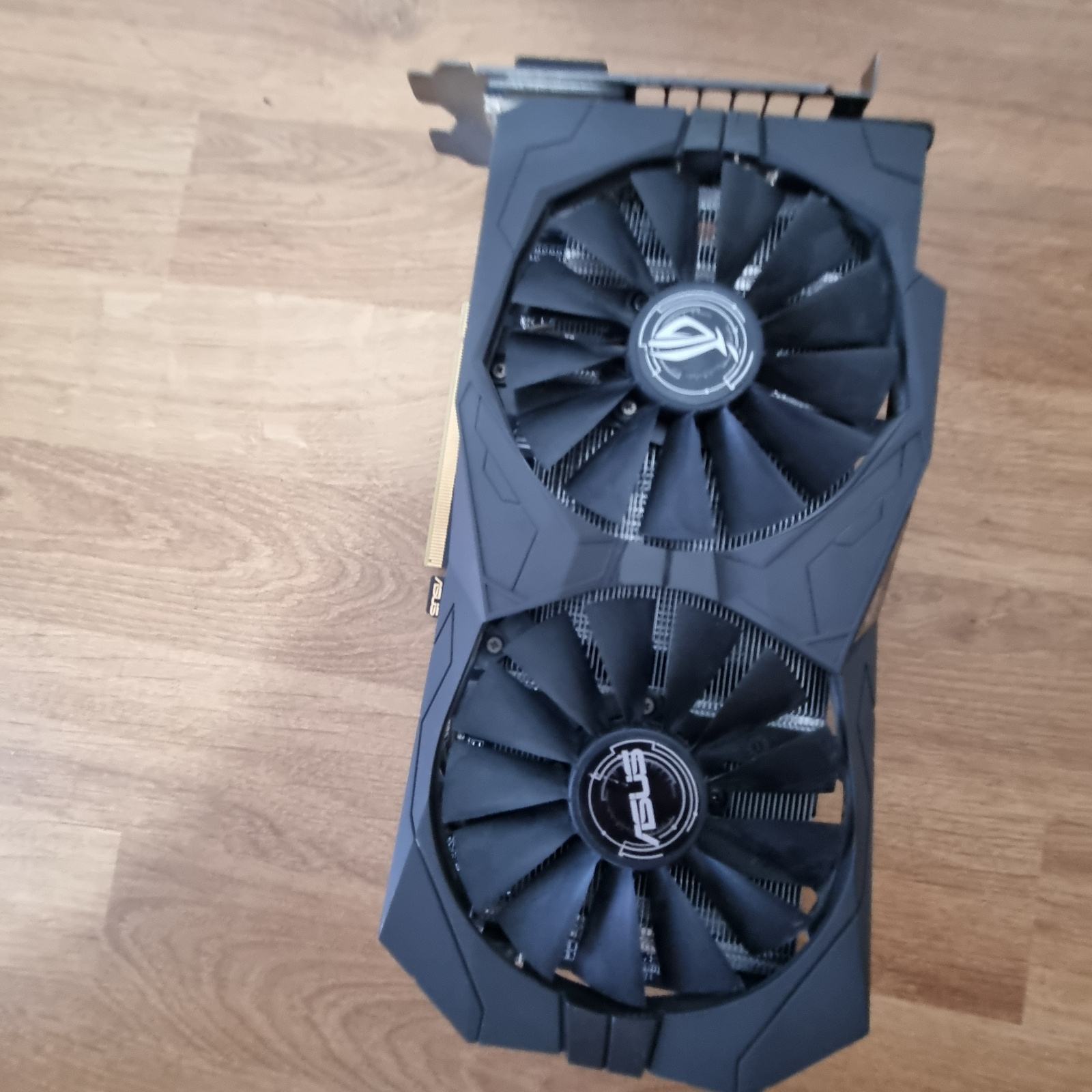 ROG-STRIX-RX570-8GB-GAMING