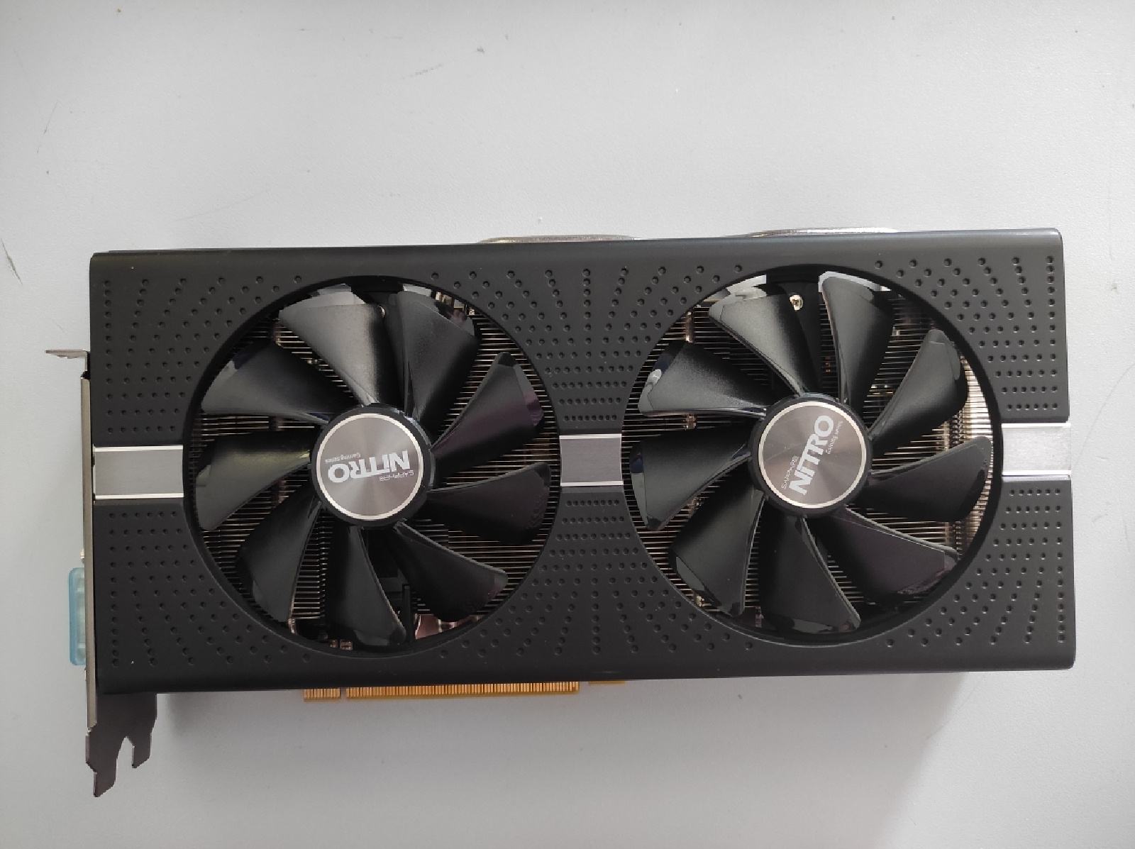 SAPHIRE NITRO+ RX 580 4Gb GDDR5 (AMD Radeon RX 580)