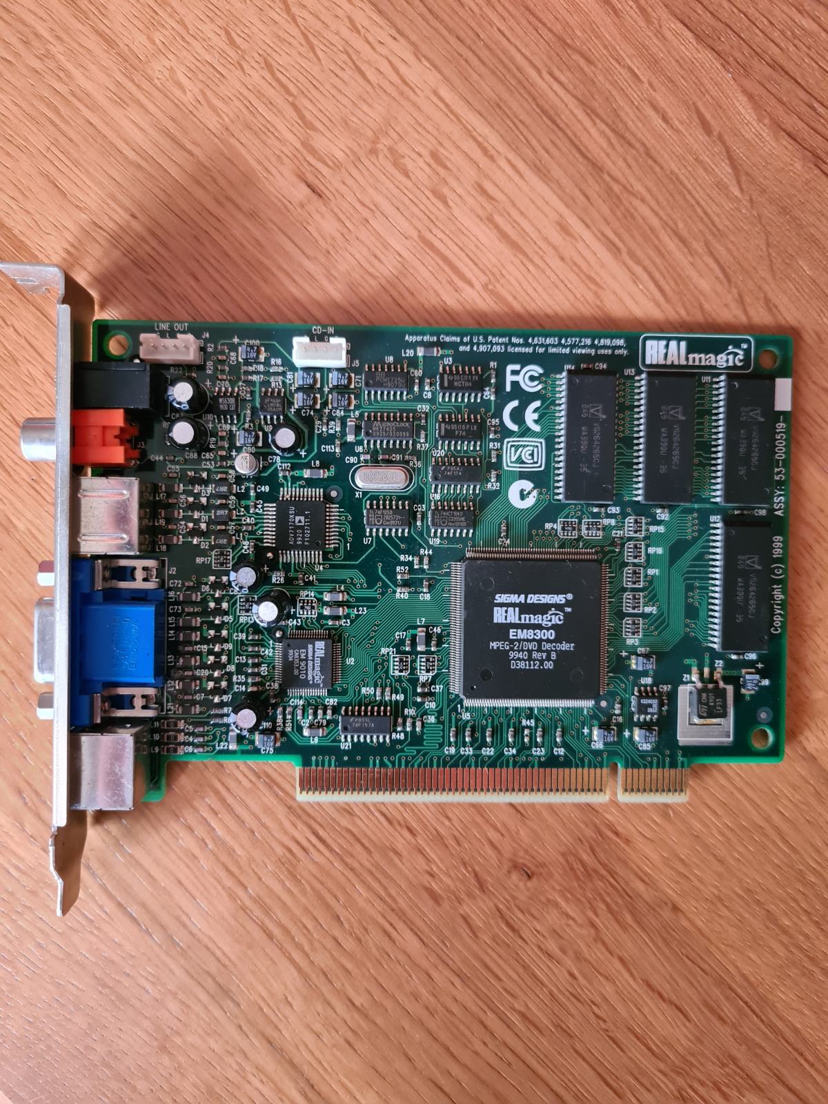 Sigma Designs REALmagic EM8300 MPEG2/DVD decoder PCI card