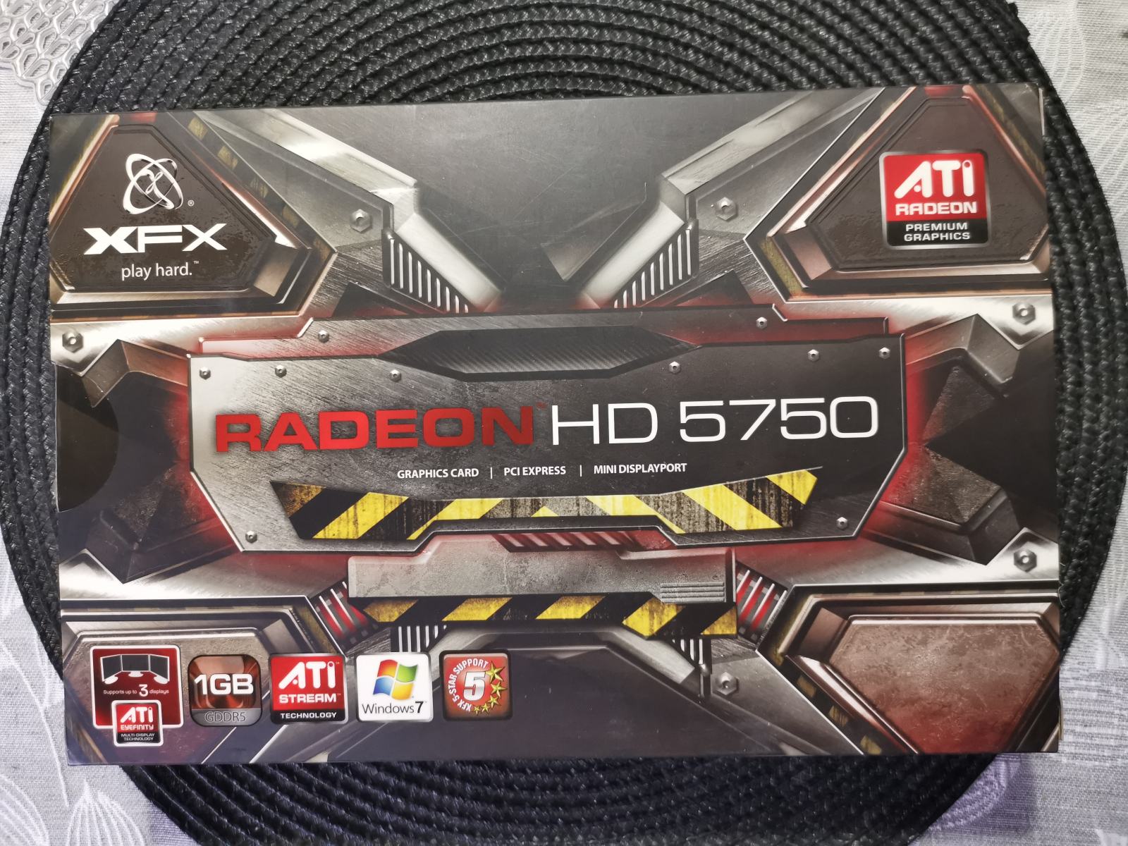 XFX Radeon HD5750 - NOVO!!