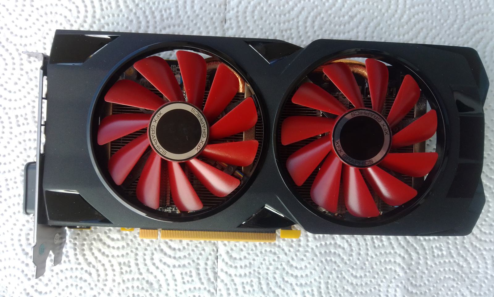 XFX RX 570 RS Black Edition 4GB grafička