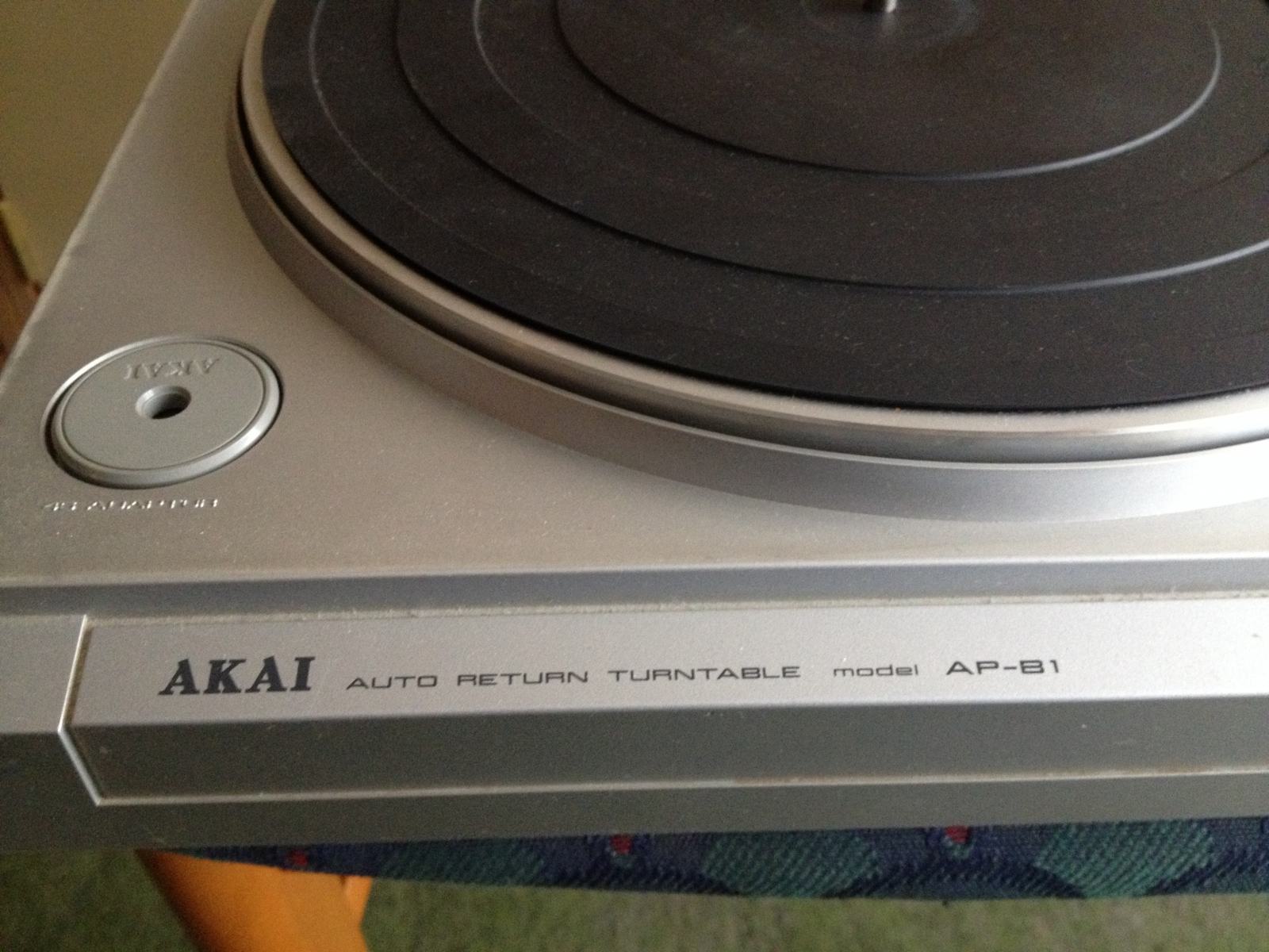 GRAMAFON AKAI AP-81