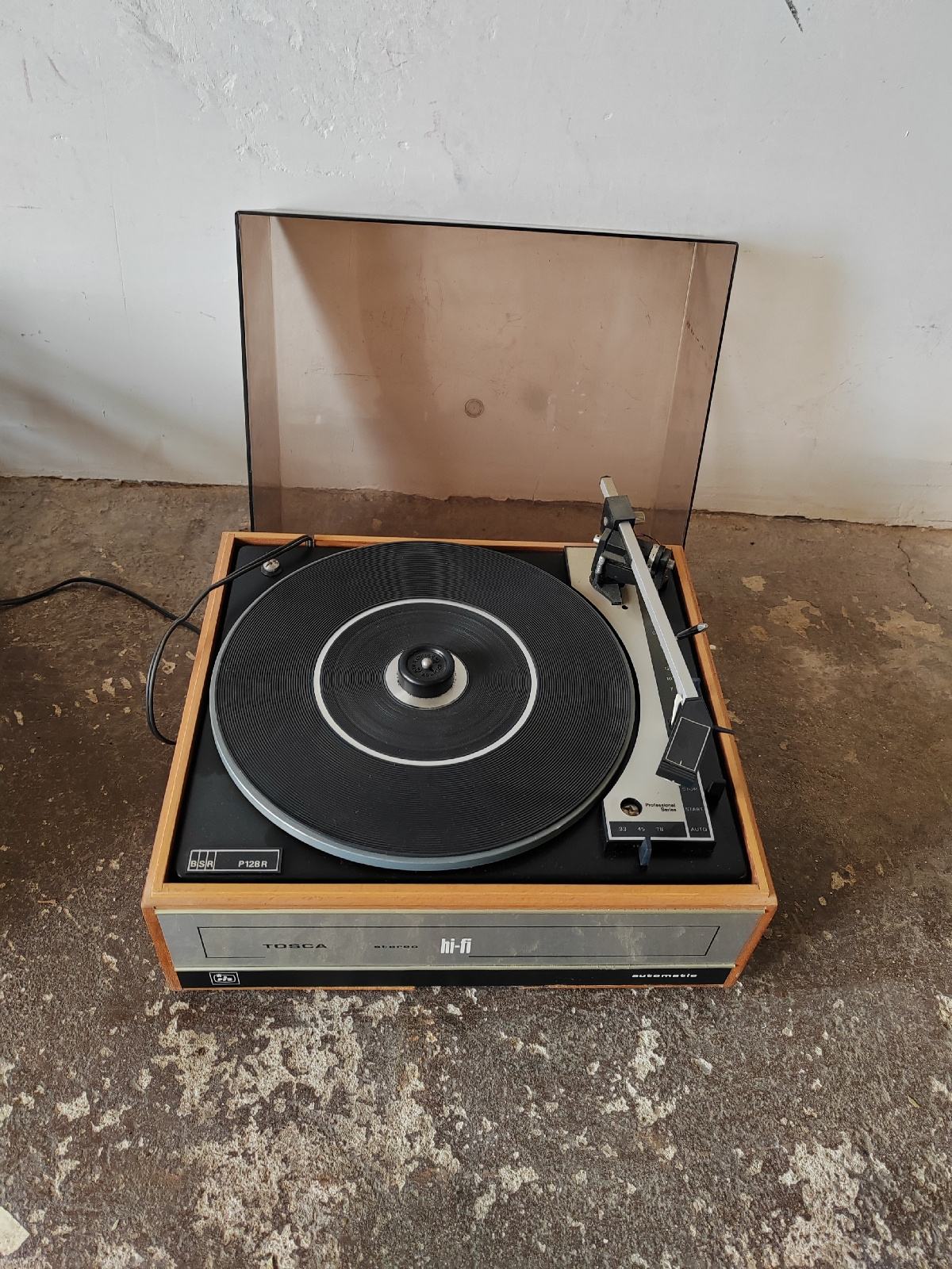 Gramofon RIZ Tosca