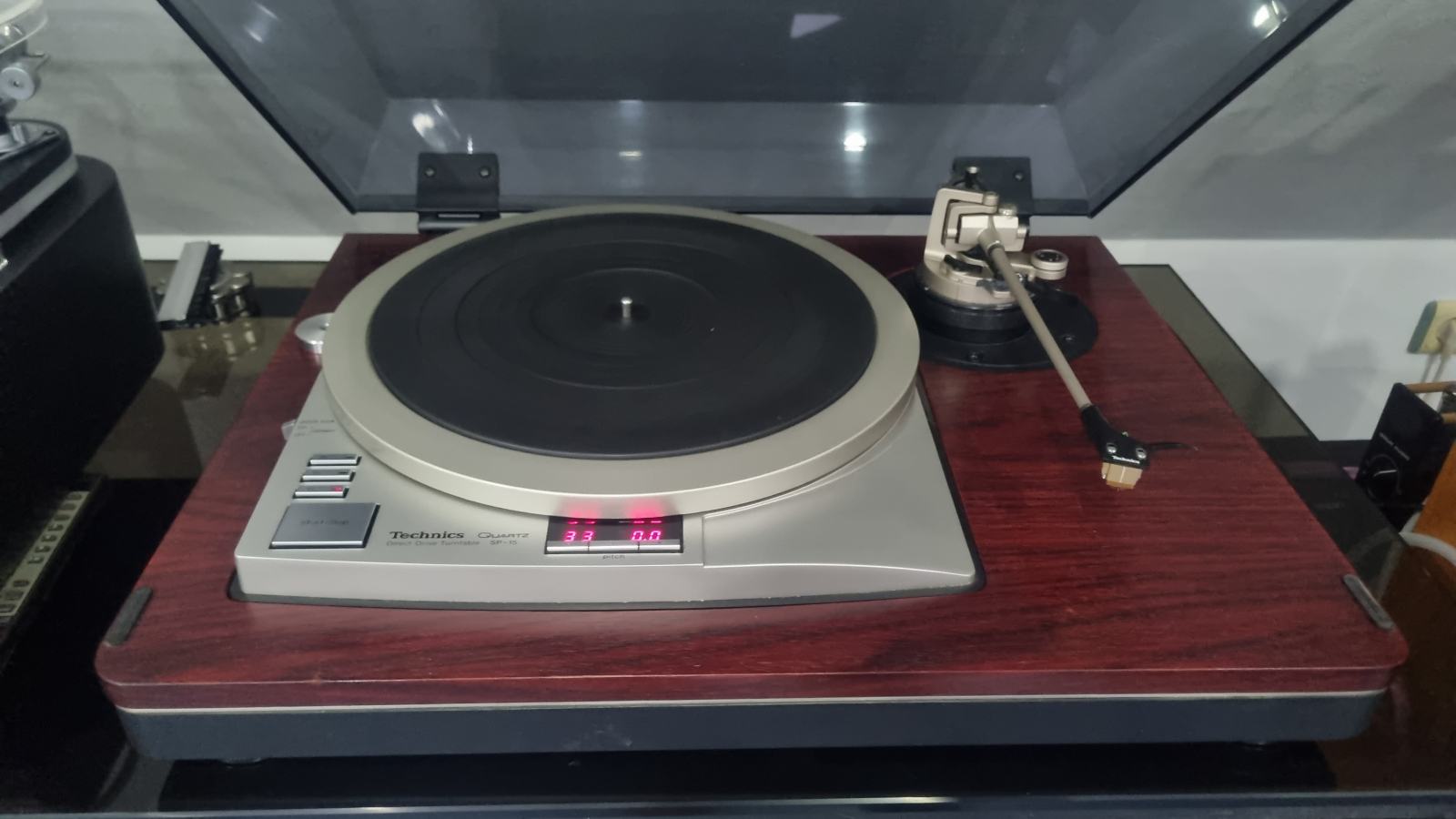 Gramofon Technics SL 1015
