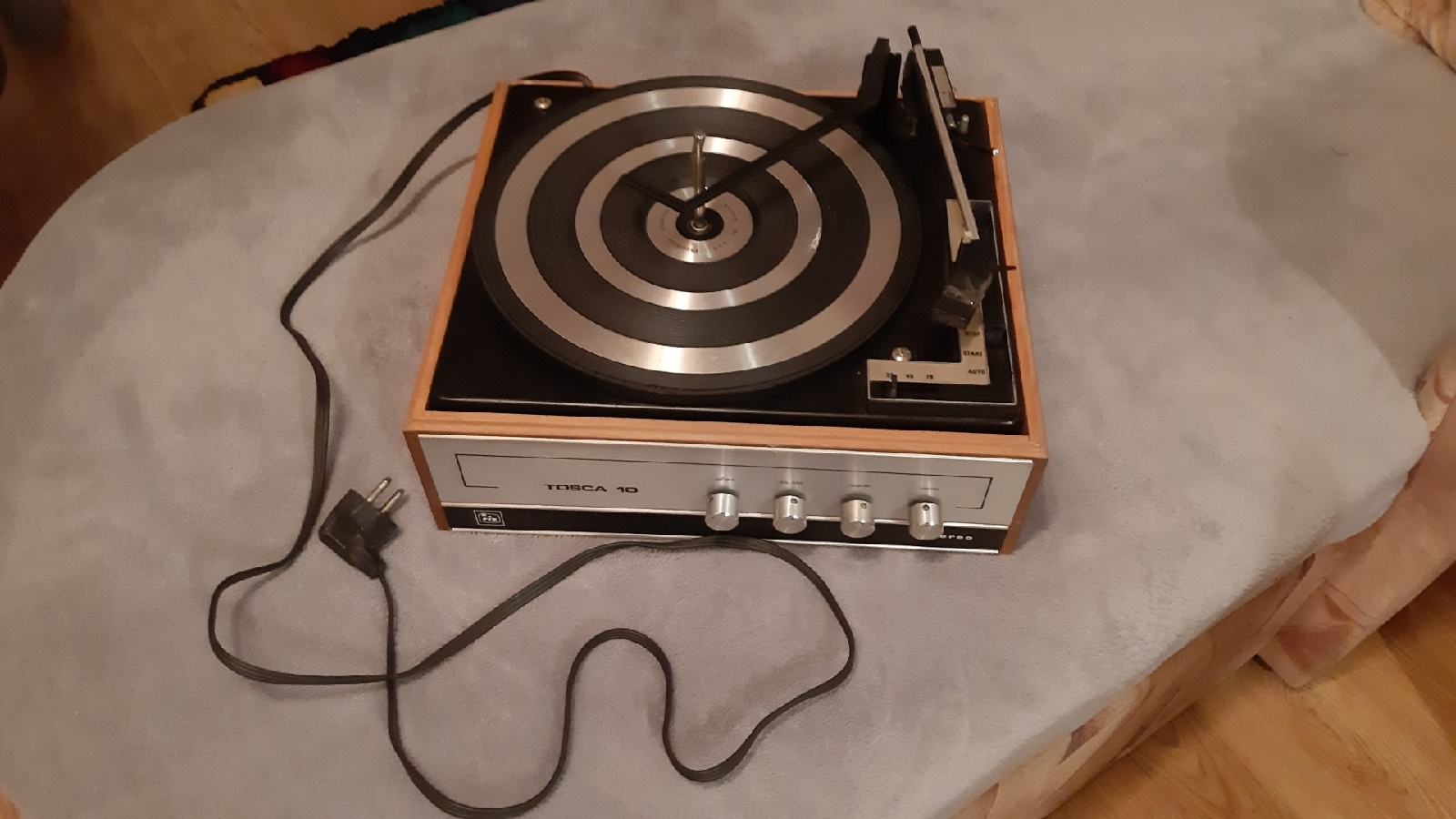 GRAMOFON TOSCA 10 STEREO