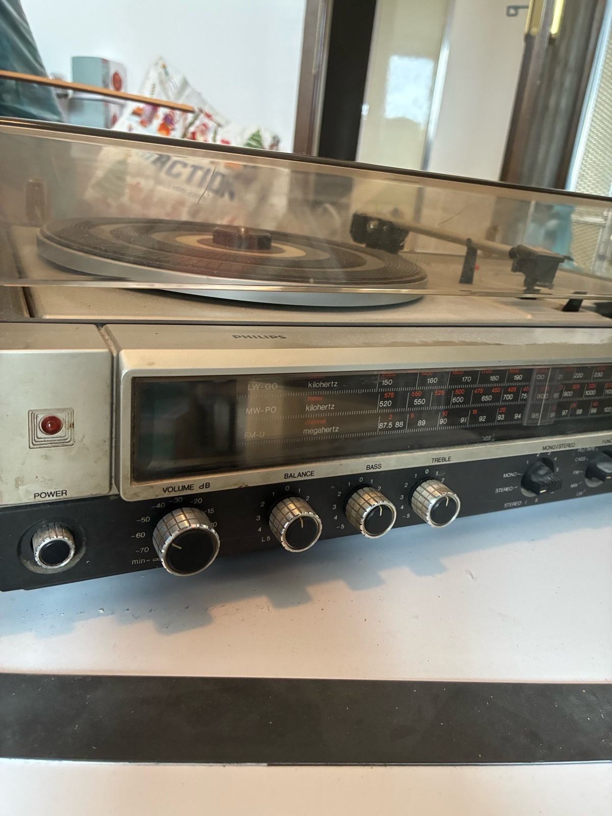 Philips gramofon iz 1950, ocuvan
