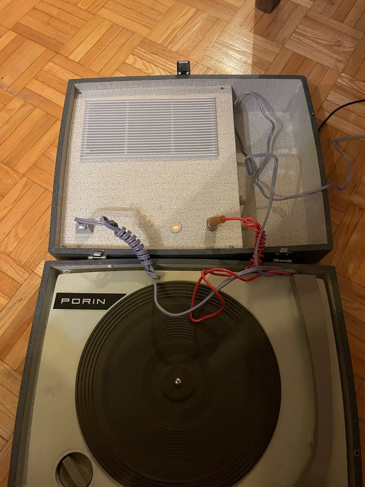 RIZ Porin Elektricni gramofon